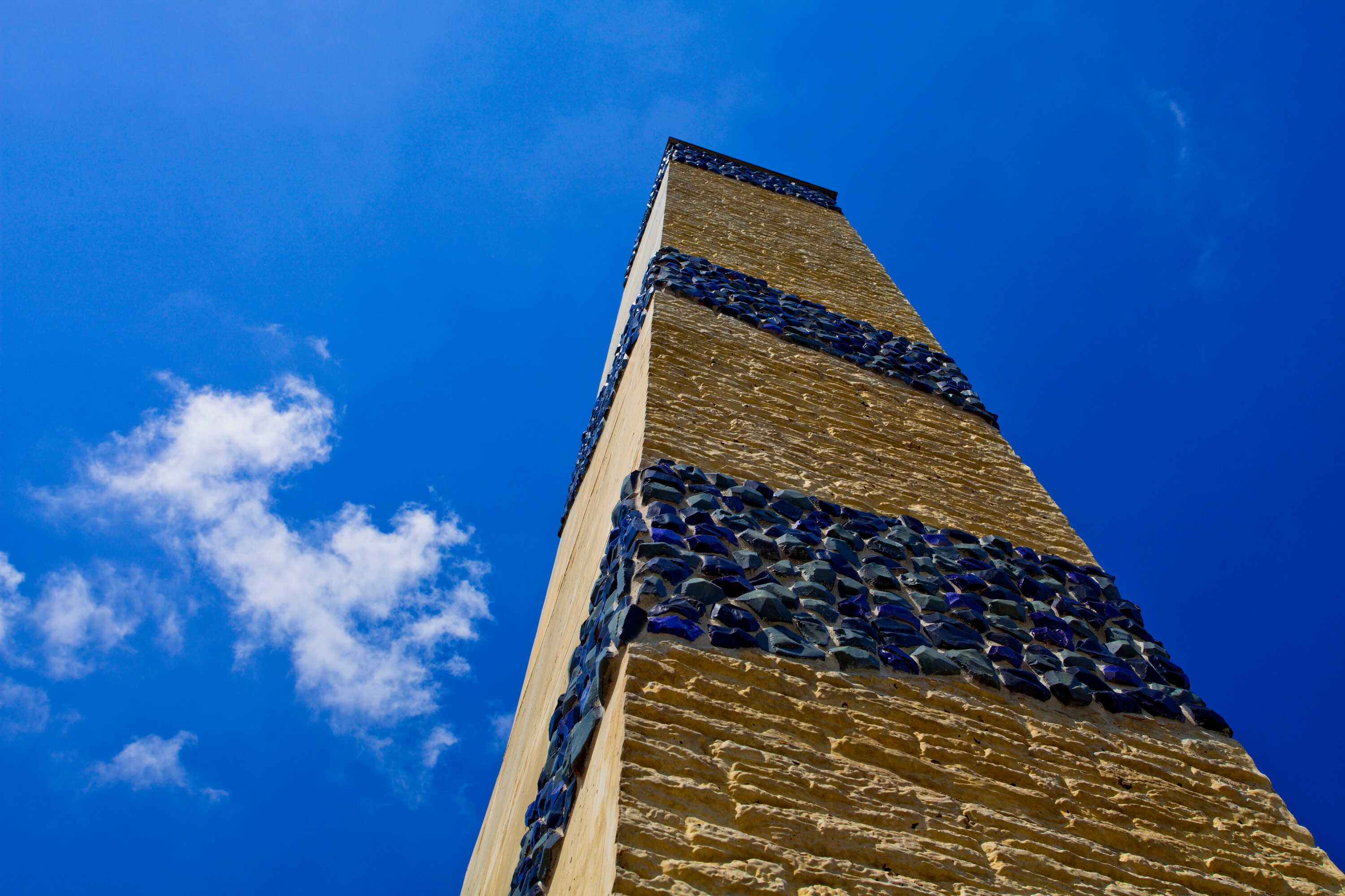 06 HTTBridge Kun day monolith 3 highres | RDG Planning & Design