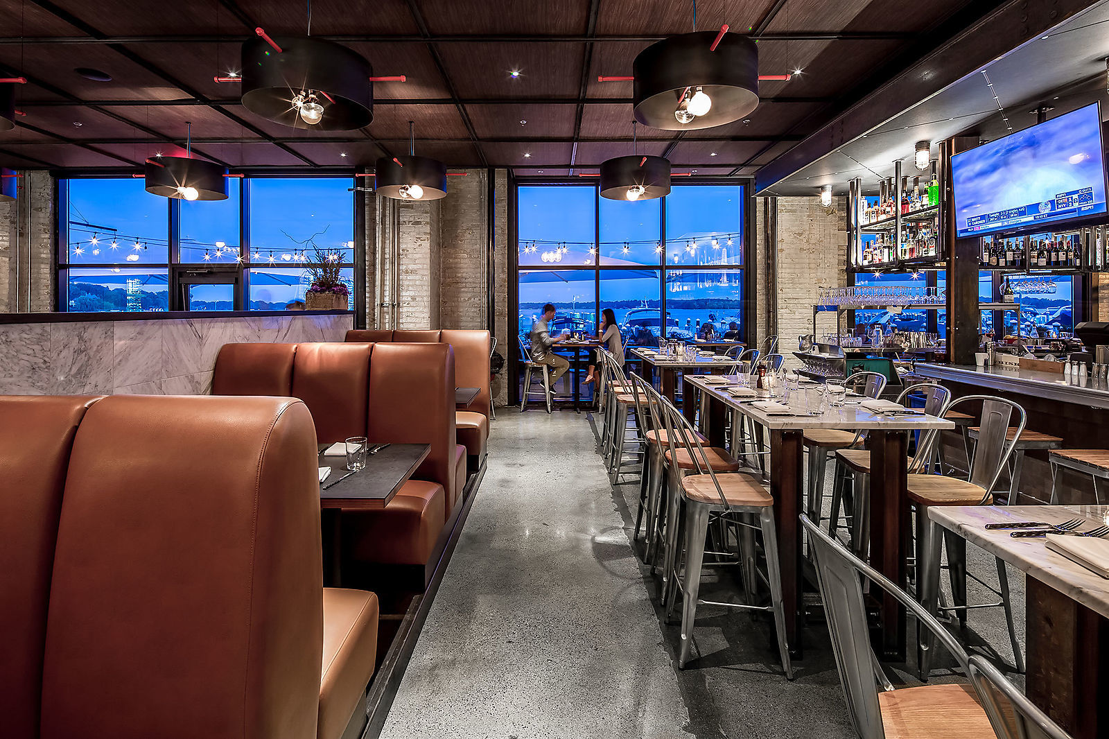 6Smith Restaurant Wayzata Minnesota Bar Seating Area | Parameters