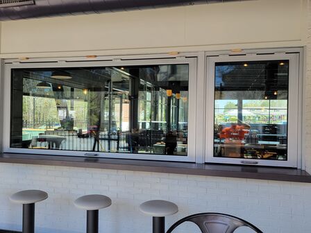 ActivWall Gas Strut Window at Outdoor Bar | ActivWall