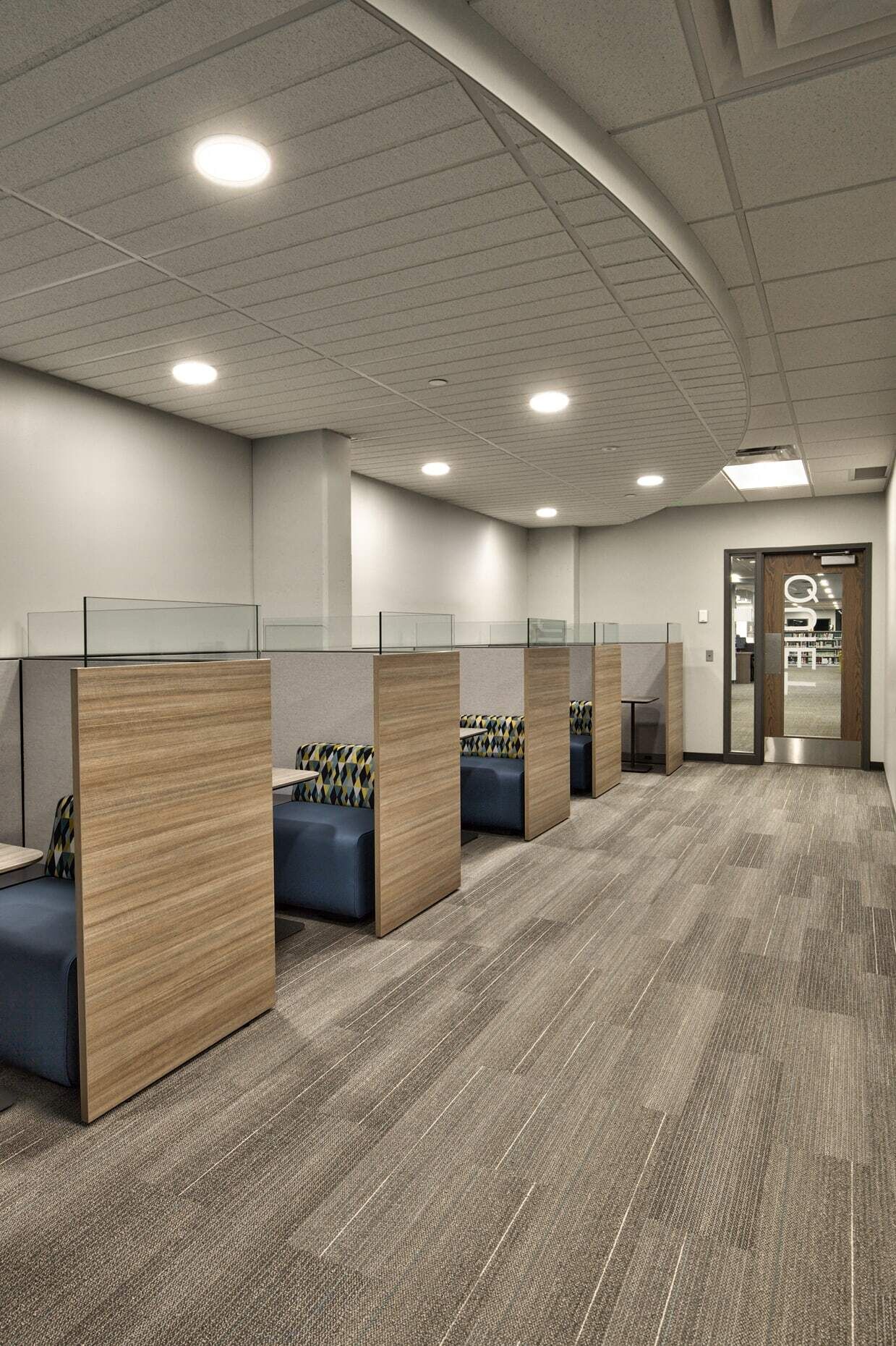 Allsteel Anoka-Ramsey Community College Corridor Booth Seating | Allsteel