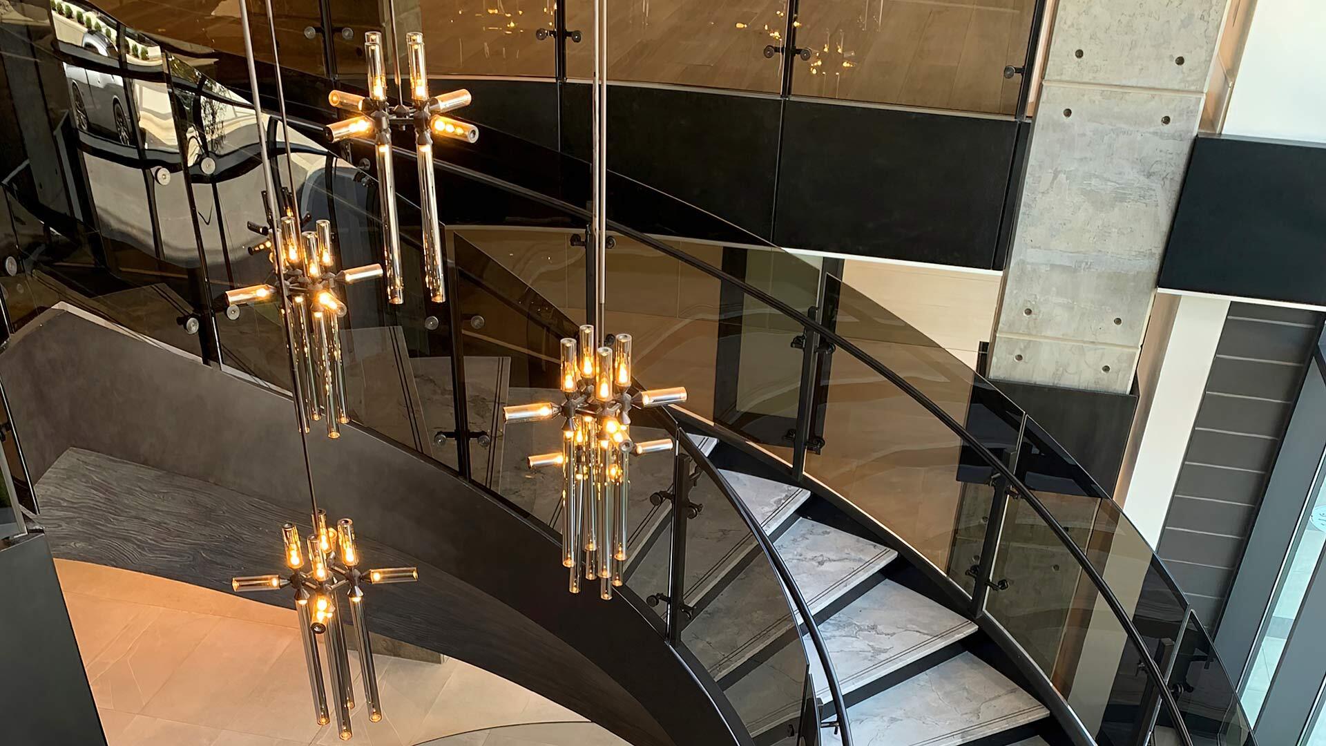 Allsteel Hyatt Centric Bent & Flat Tempered Glass Stairway Railing ...
