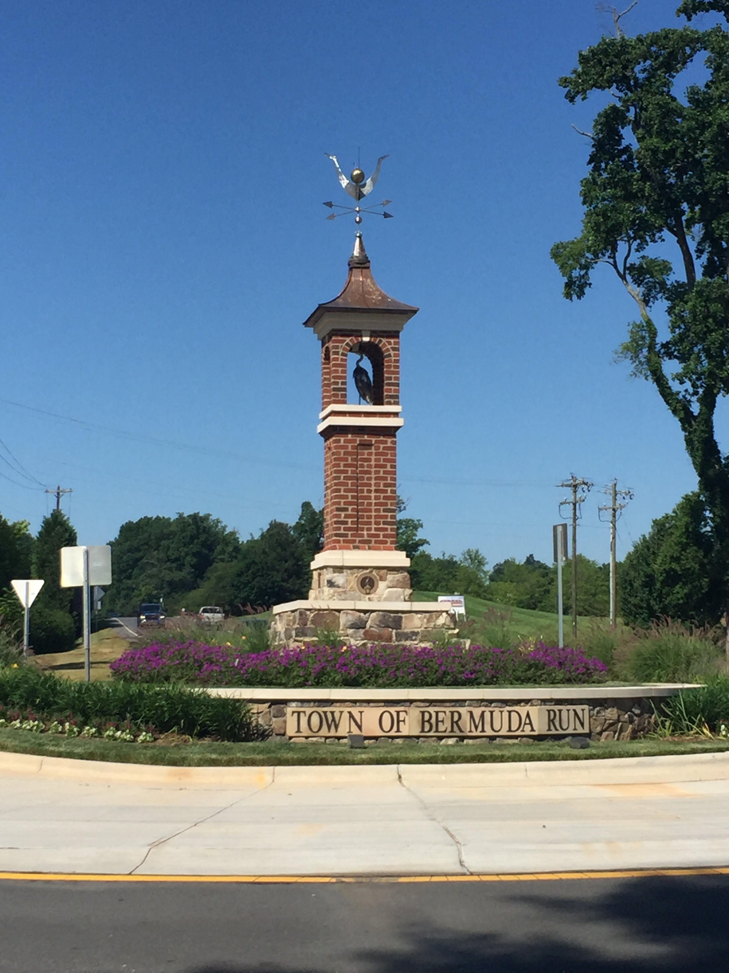 Bermuda Run Gate Study & Design statue | Ramey Kemp & Associates, Inc.