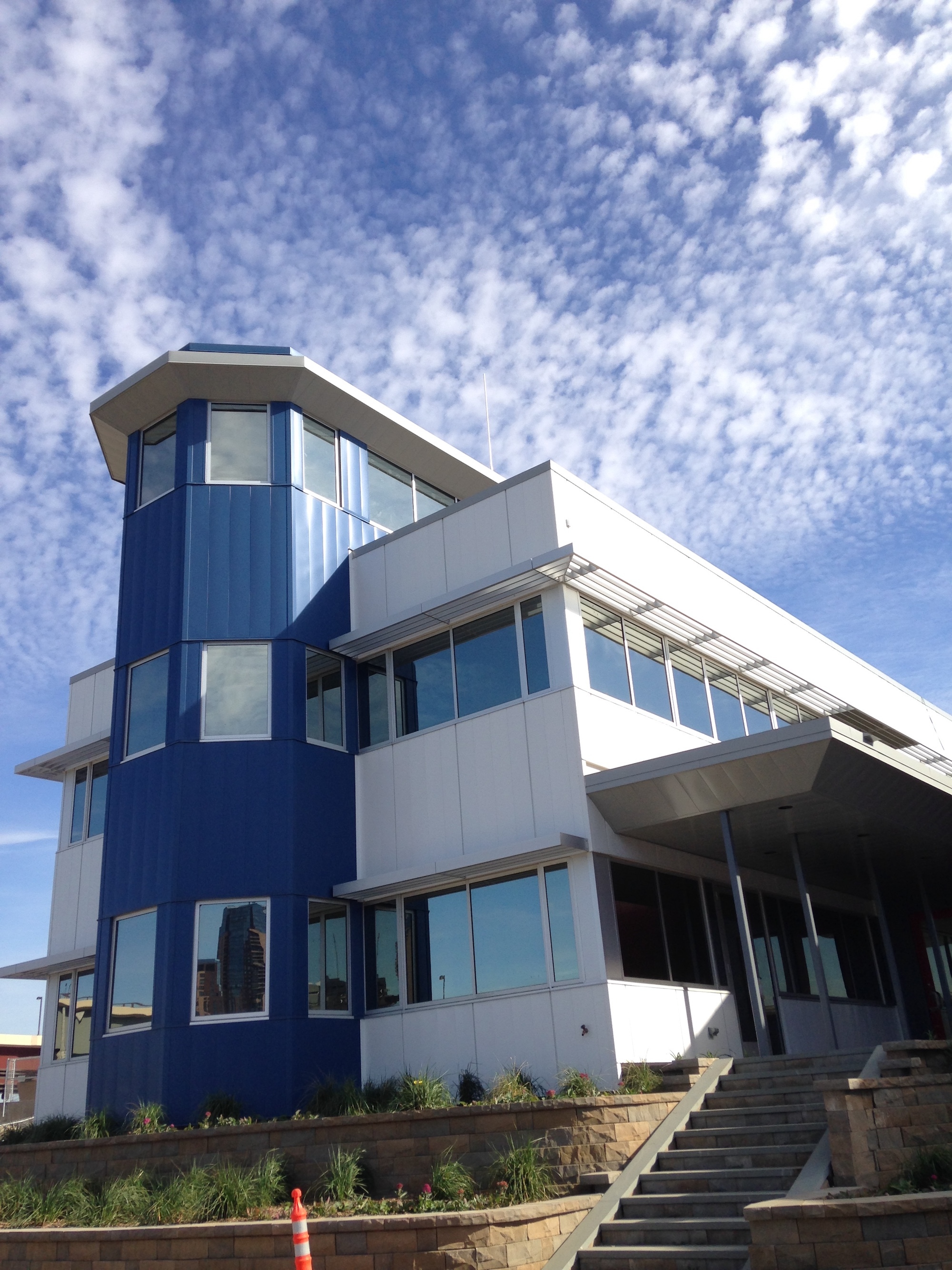 Upper River Office Building | Bruce Knutson Architects