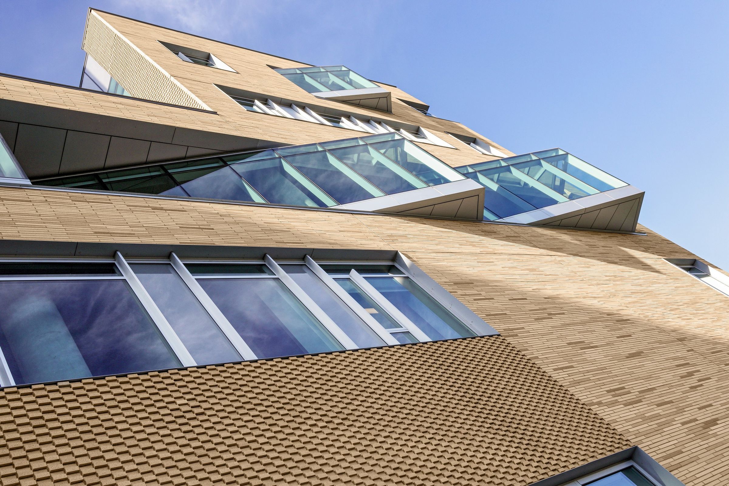 Closeup view of Roman Style Bricks on the exterior of Tepper School of ...