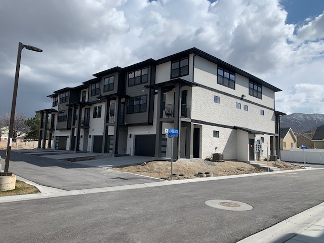 cultured stone the lofts at creekside brick design townhouse design | Cultured Stone
