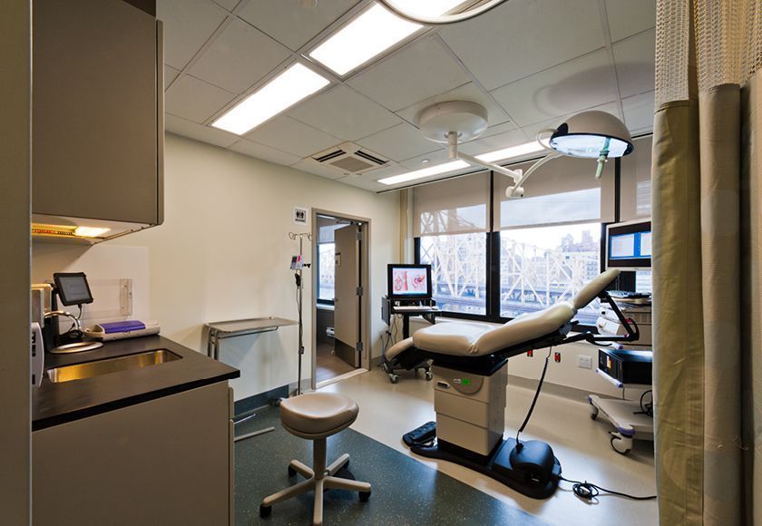 Dattner Architects IRIS CANTOR MEN’S HEALTH CENTER exam room | Dattner ...