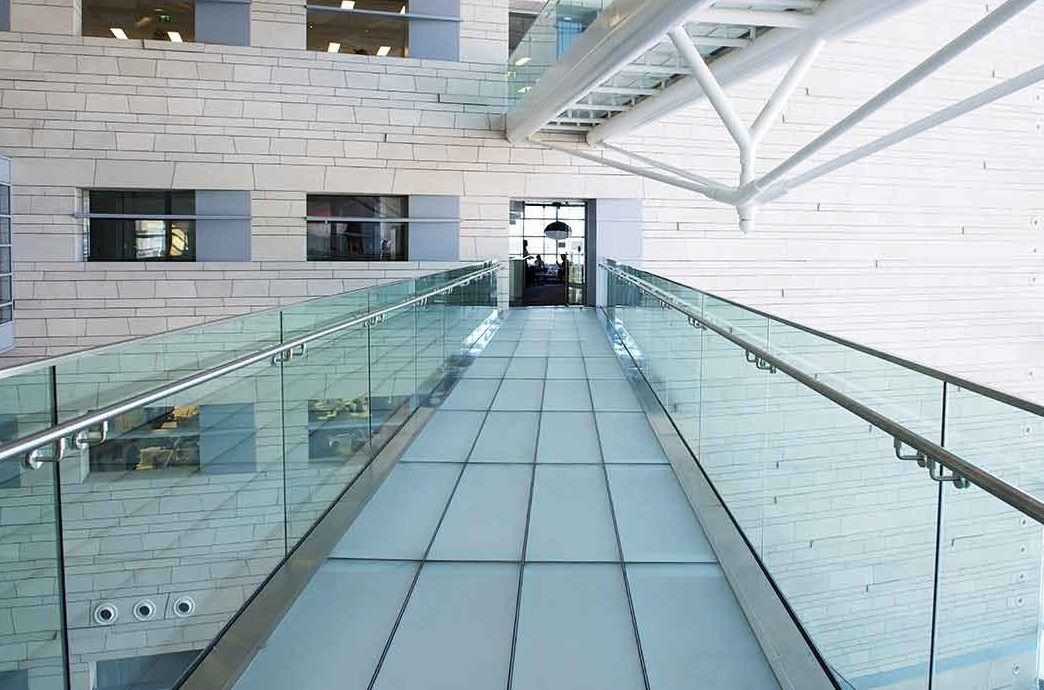 Denver Glass Interiors Maverik Laminated Glass Interior Walkway ...