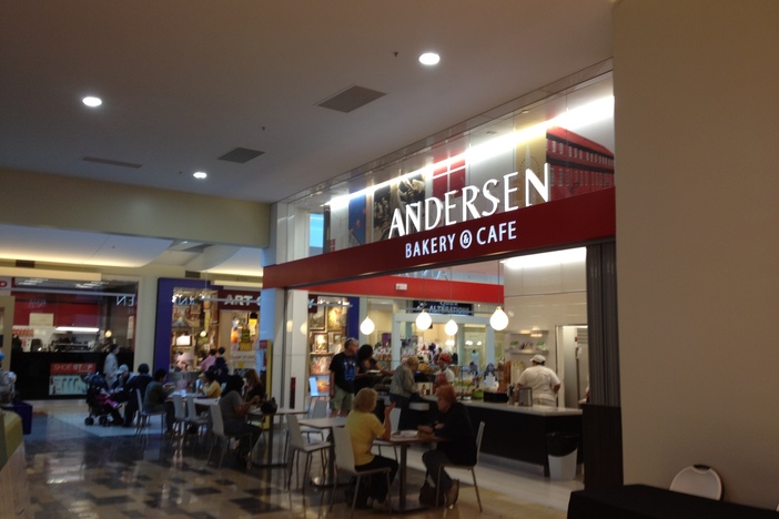 Andersen Bakery & Cafe at the Oakridge Mall | DERN architecture ...