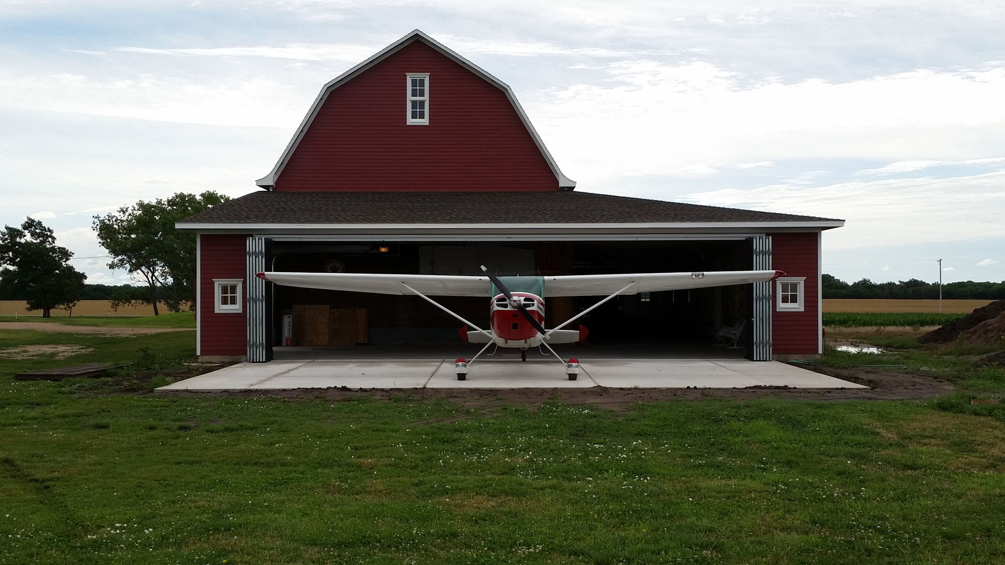 Diamond Kote Building Products Airplane Hanger | Diamond Kote Siding System