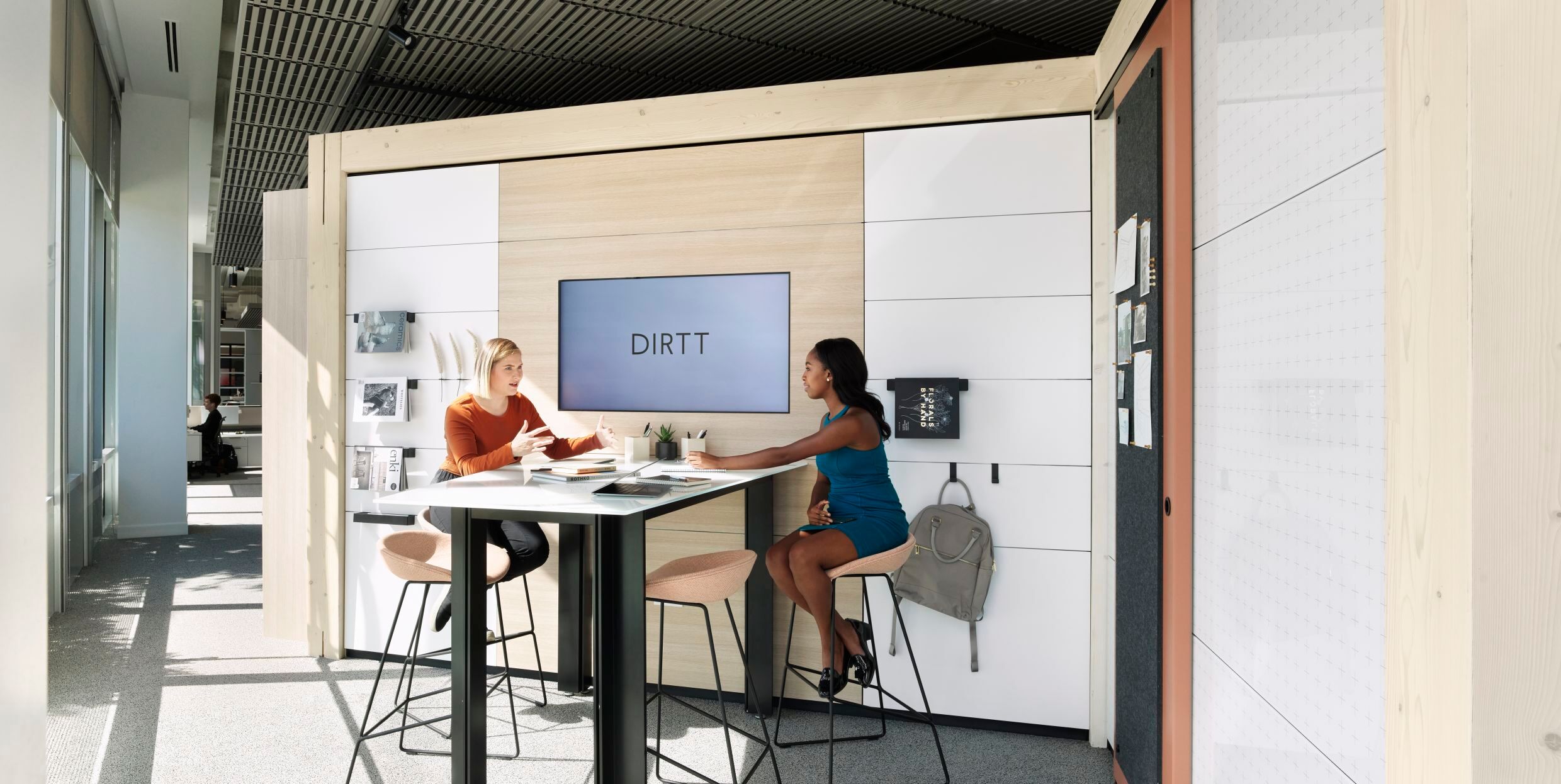 DIRTT-Workplace-Dallas-DIRTT-Experience-Center-Dallas-TX-Workspace | DIRTT