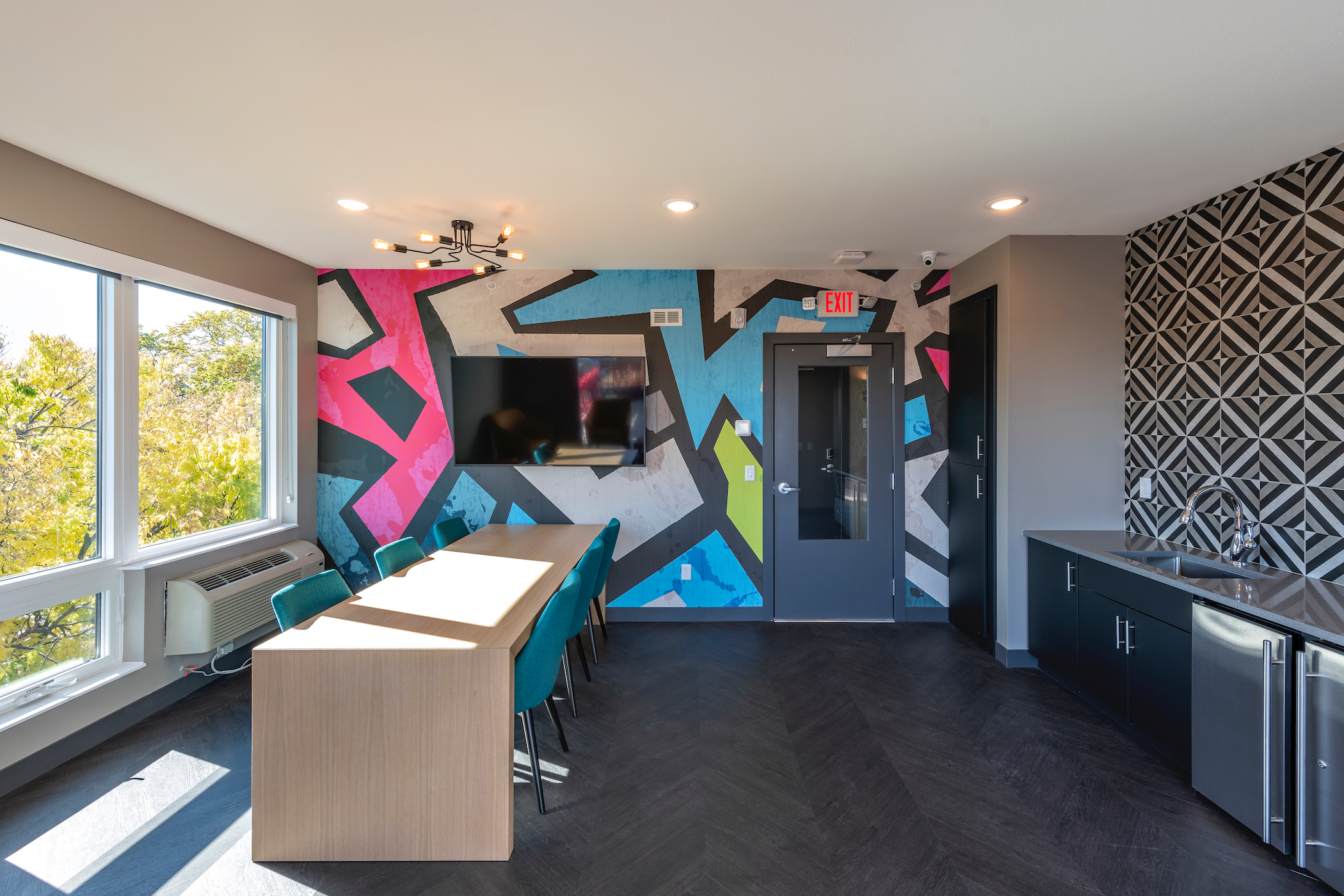 DJR Architecture JAX Apartments Meeting Room Minneapolis Minnesota ...