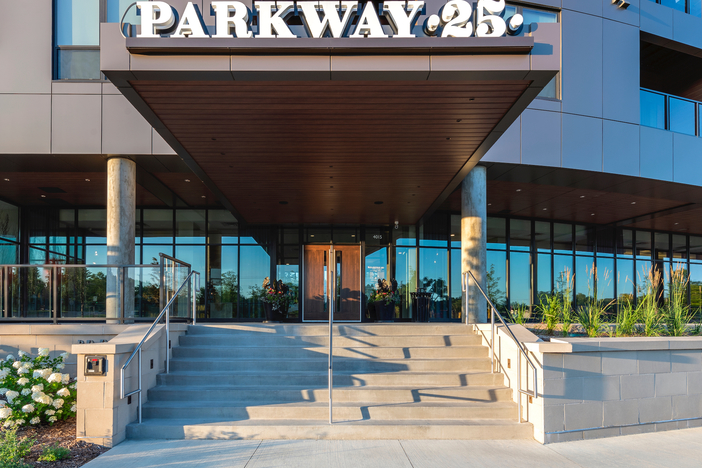 Parkway 25 Luxury Apartments | DJR Architecture