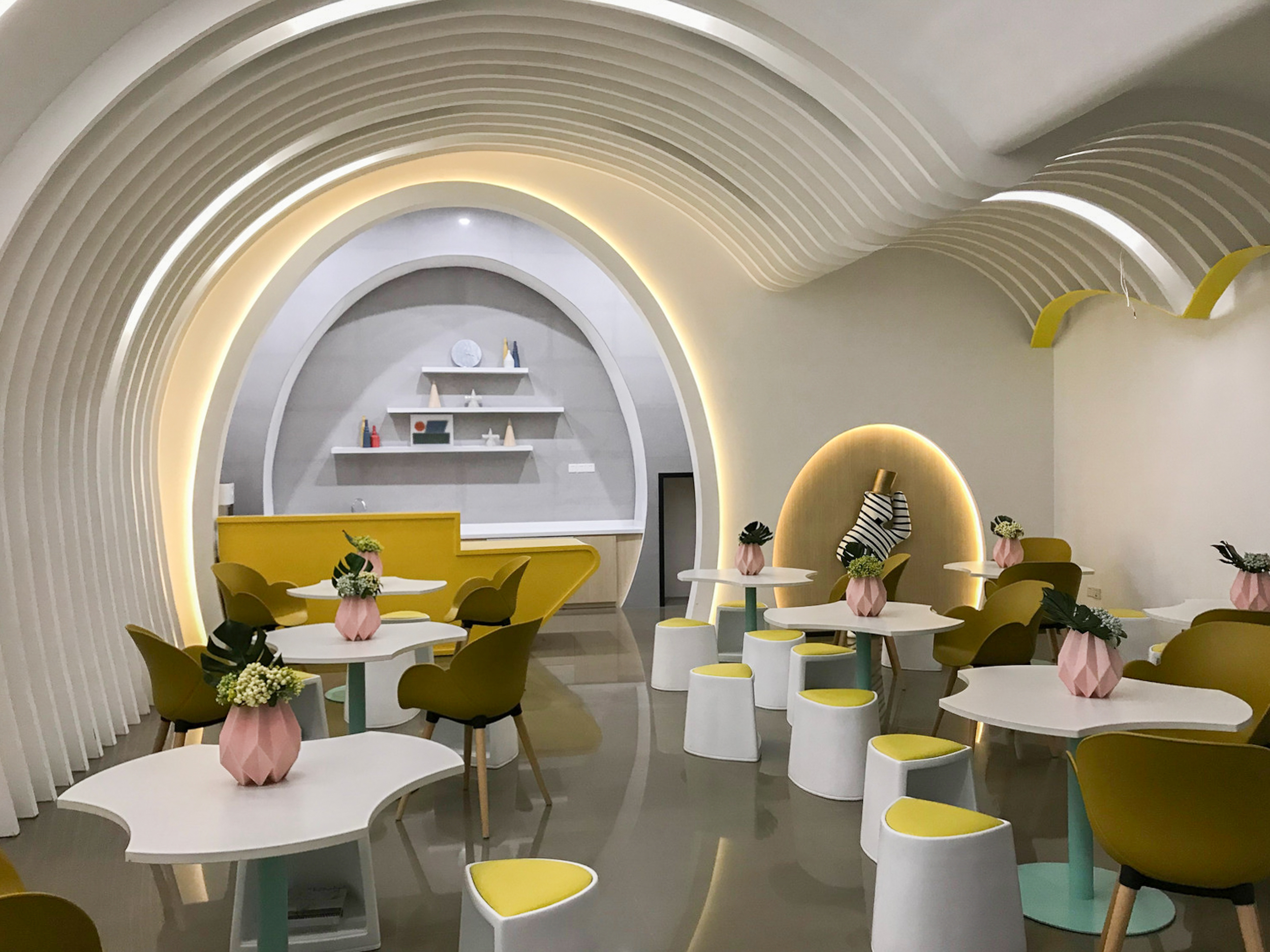 China Hospital Cafe & Hallways | DuPont™ Tedlar®