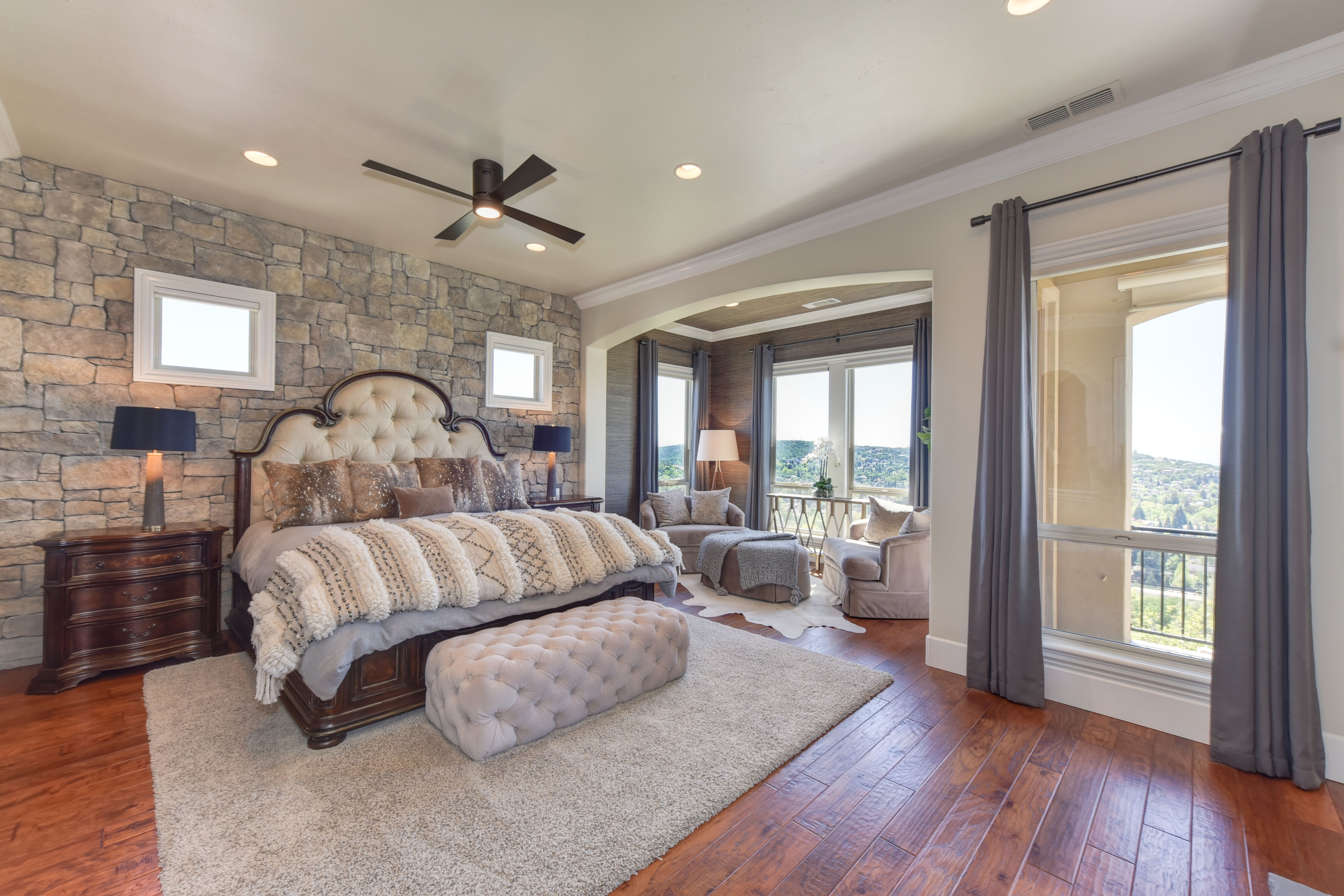 Eldorado Stone Elevate with Stone Moonlight RoughCut Bedroom Accent ...