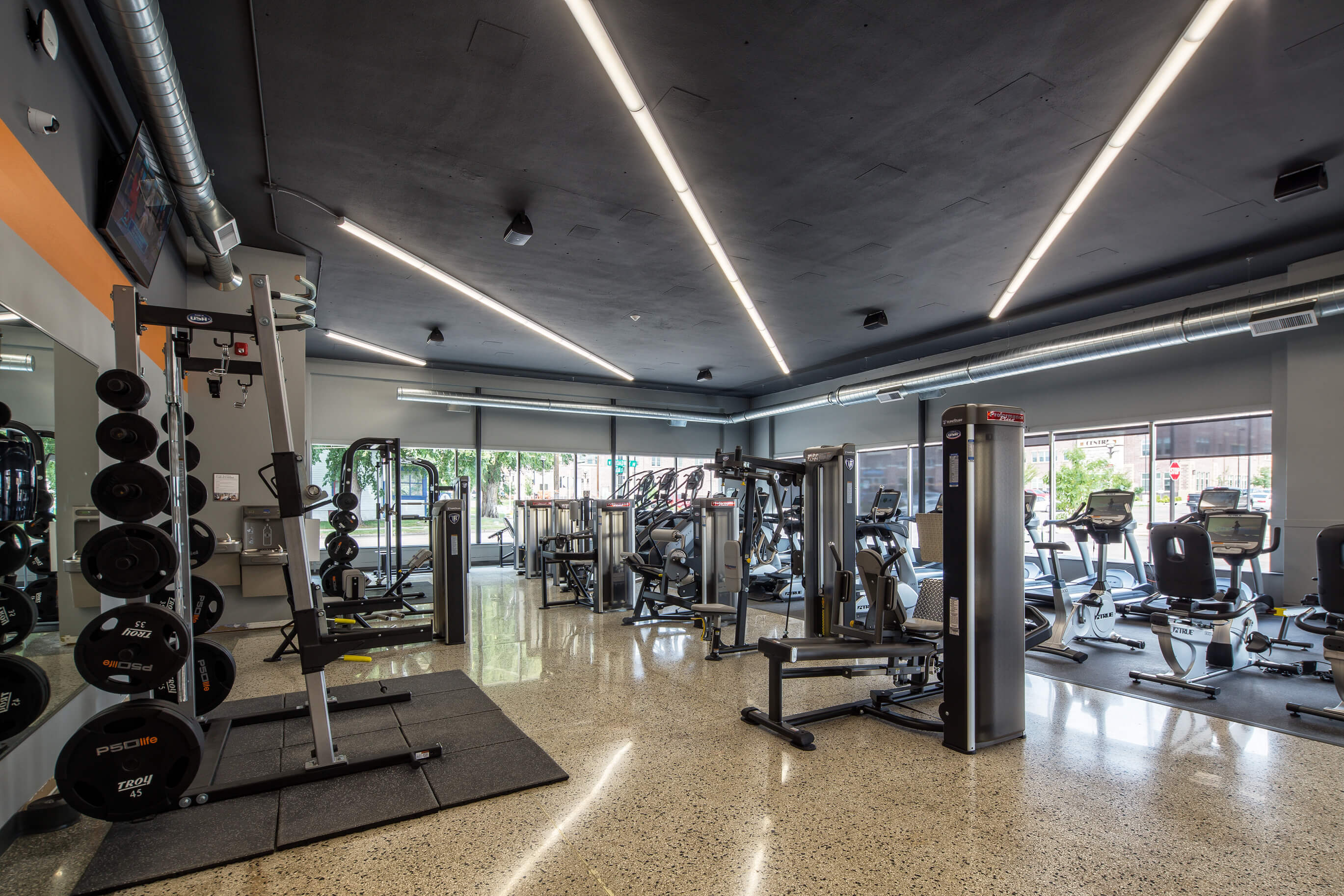 Fitness center weight room equipment layout | EAPC