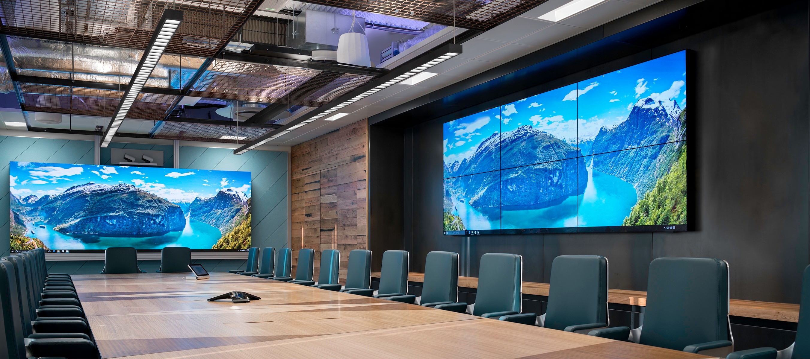 Fluxwerx Aperture Conference Room Lighting and Layout | Fluxwerx