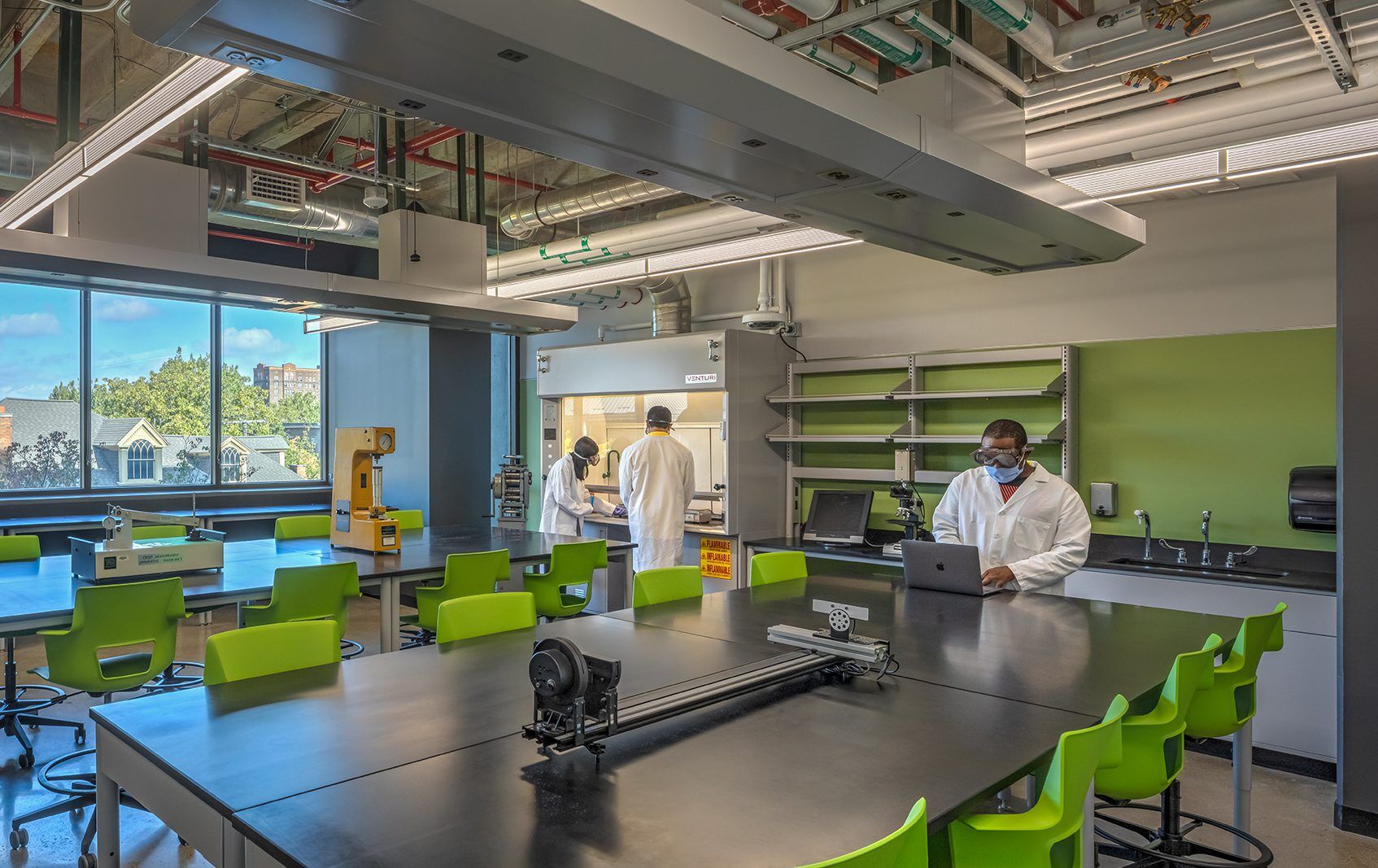 Fluxwerx Education Lab Wayne State classroom lighting | Fluxwerx