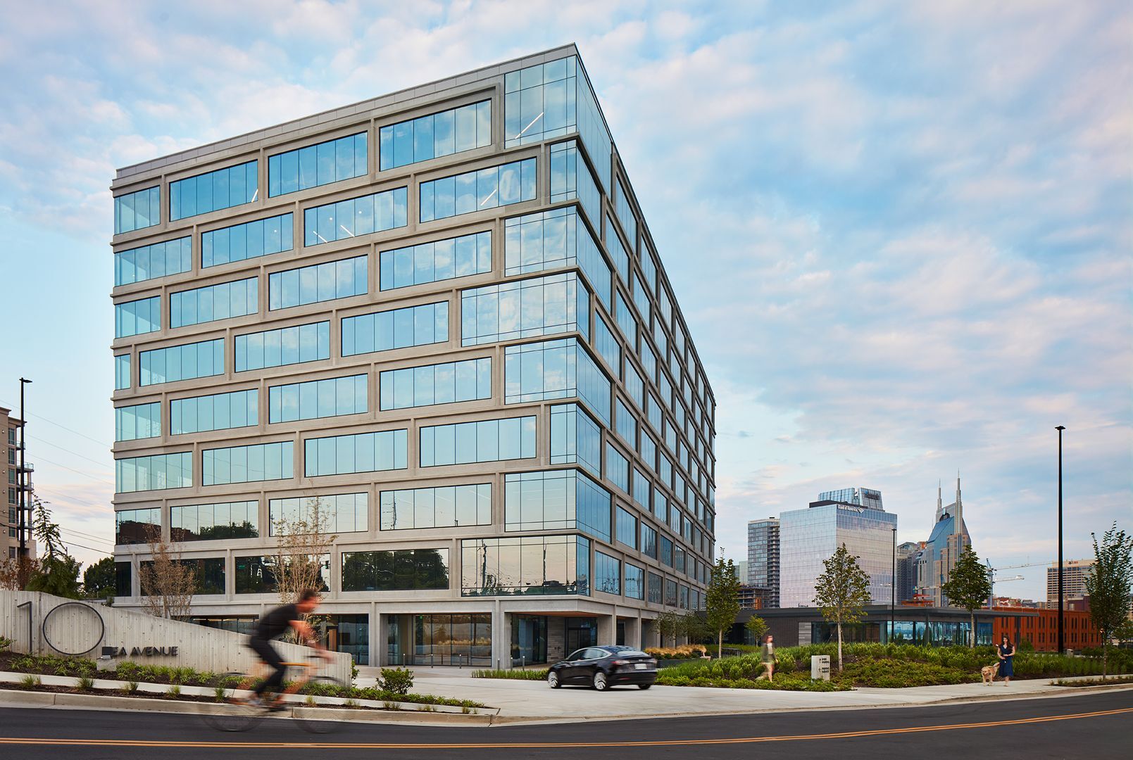 Gate Precast Peabody Plaza Office Building Main Vehicle Car Entrance ...