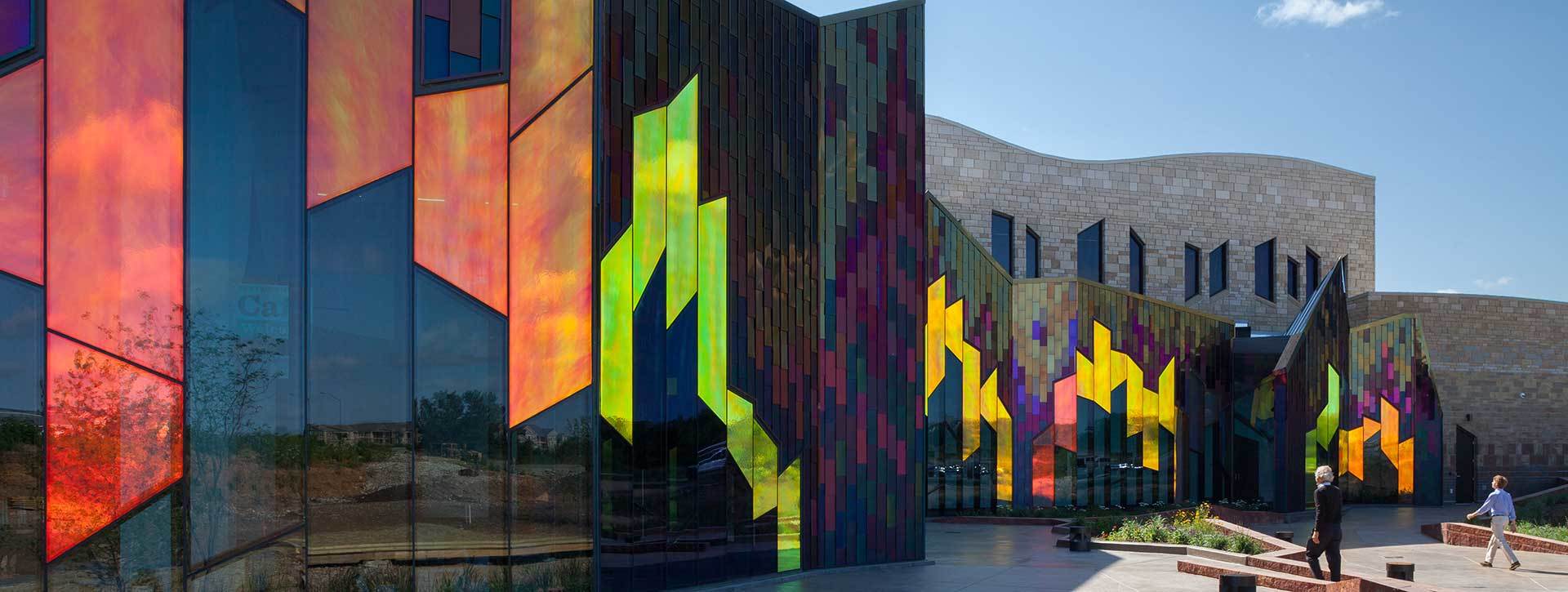 Glodray Glass Museum at Prairiefire Dichroic Laminated Glass Exterior ...