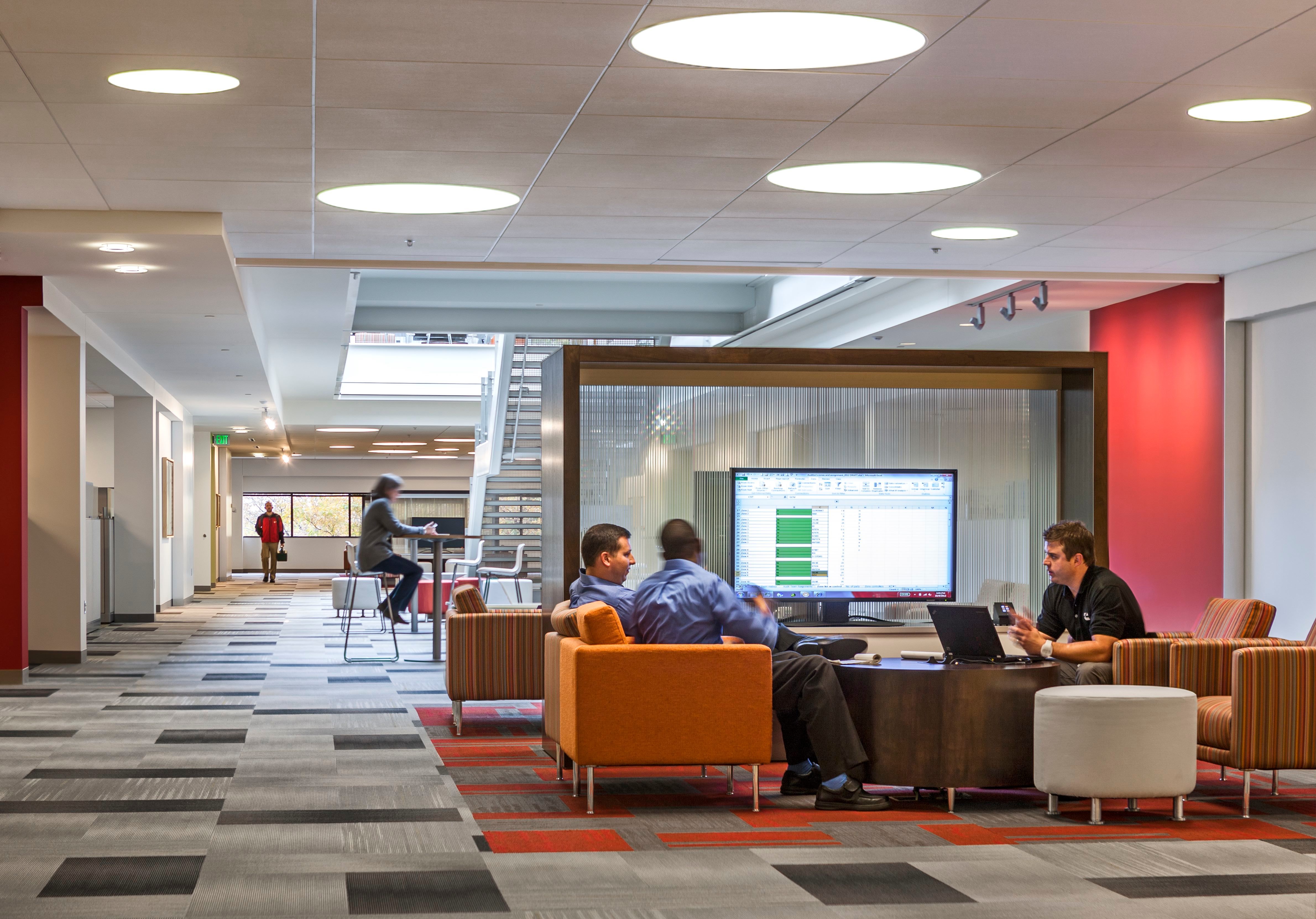 HCM Architects CPG Corporate Office Shoreview Minnesota Work Lounge ...