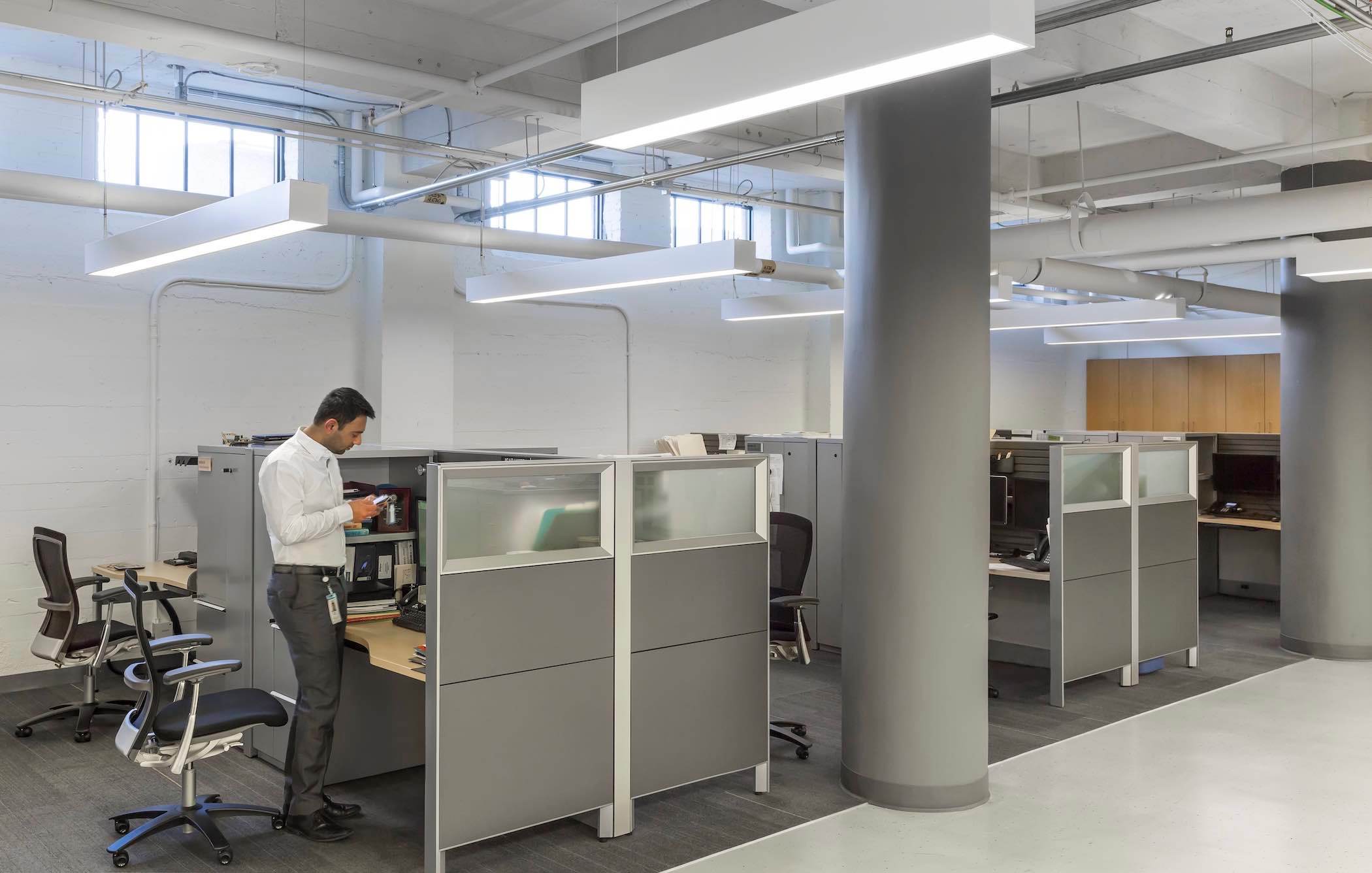 HCM Architects Valspar Facility Interior Open Office Minneapolis ...