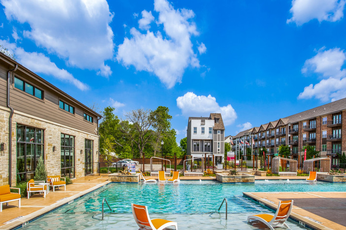 Soho Square - Amenity Center | Hensley Lamkin Rachel, Inc.
