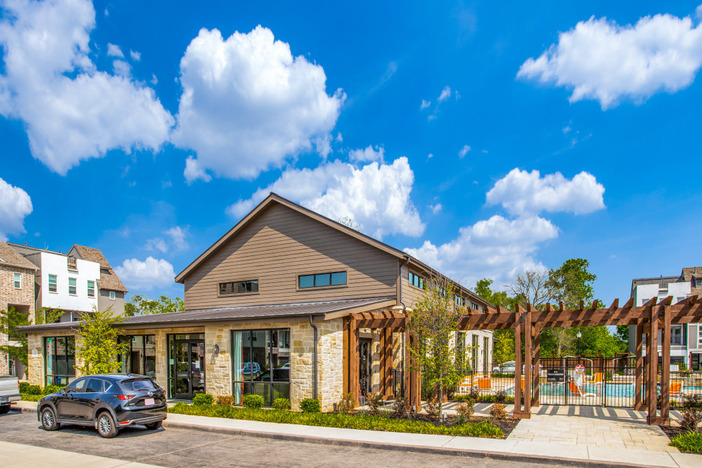 Soho Square - Amenity Center | Hensley Lamkin Rachel, Inc.