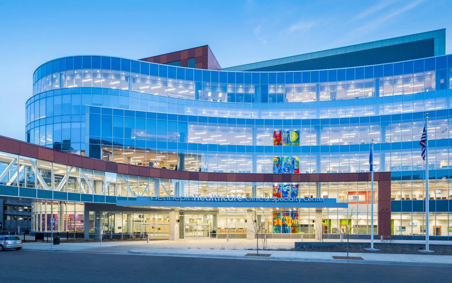 Hospital exterior curtain wall and glass art | BWBR