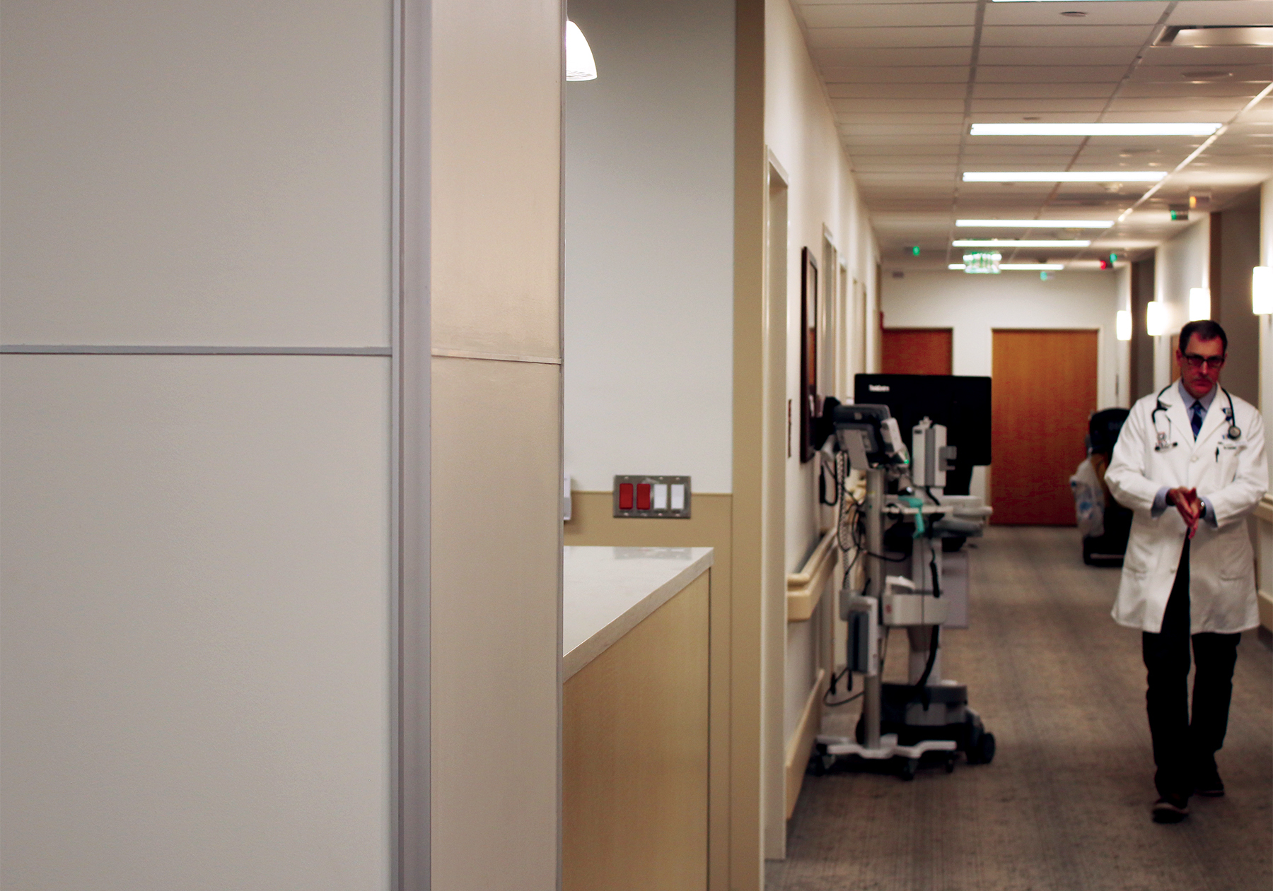 Hospital Molding | Modern Wall Seam Line | Methodist Hospital | Tamlyn ...