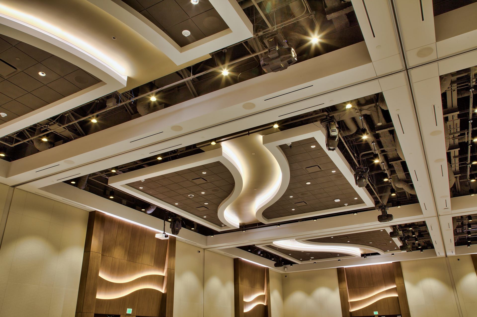 Hotel convention center ballroom lighting | Sonus Interiors