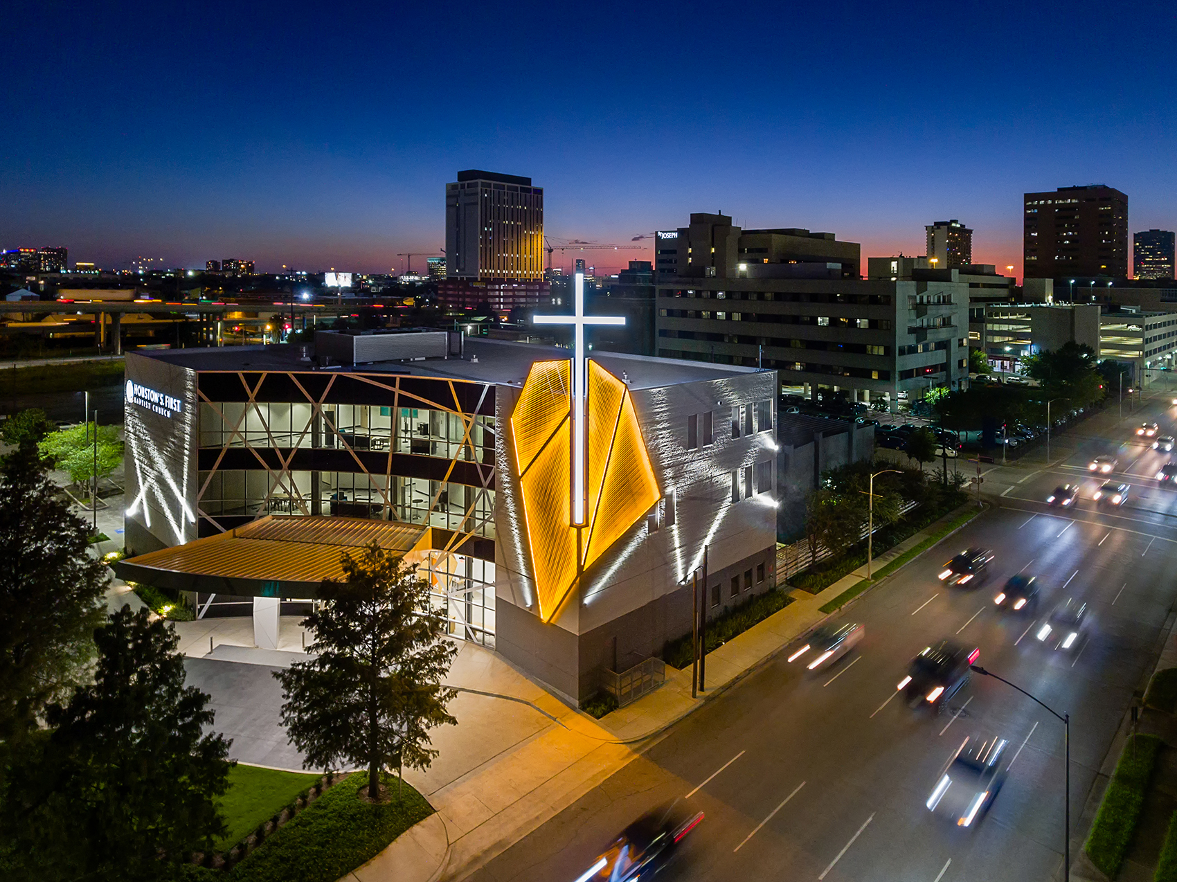 Houston First Baptist Downtown Ecosense tight line exterior lighting ...
