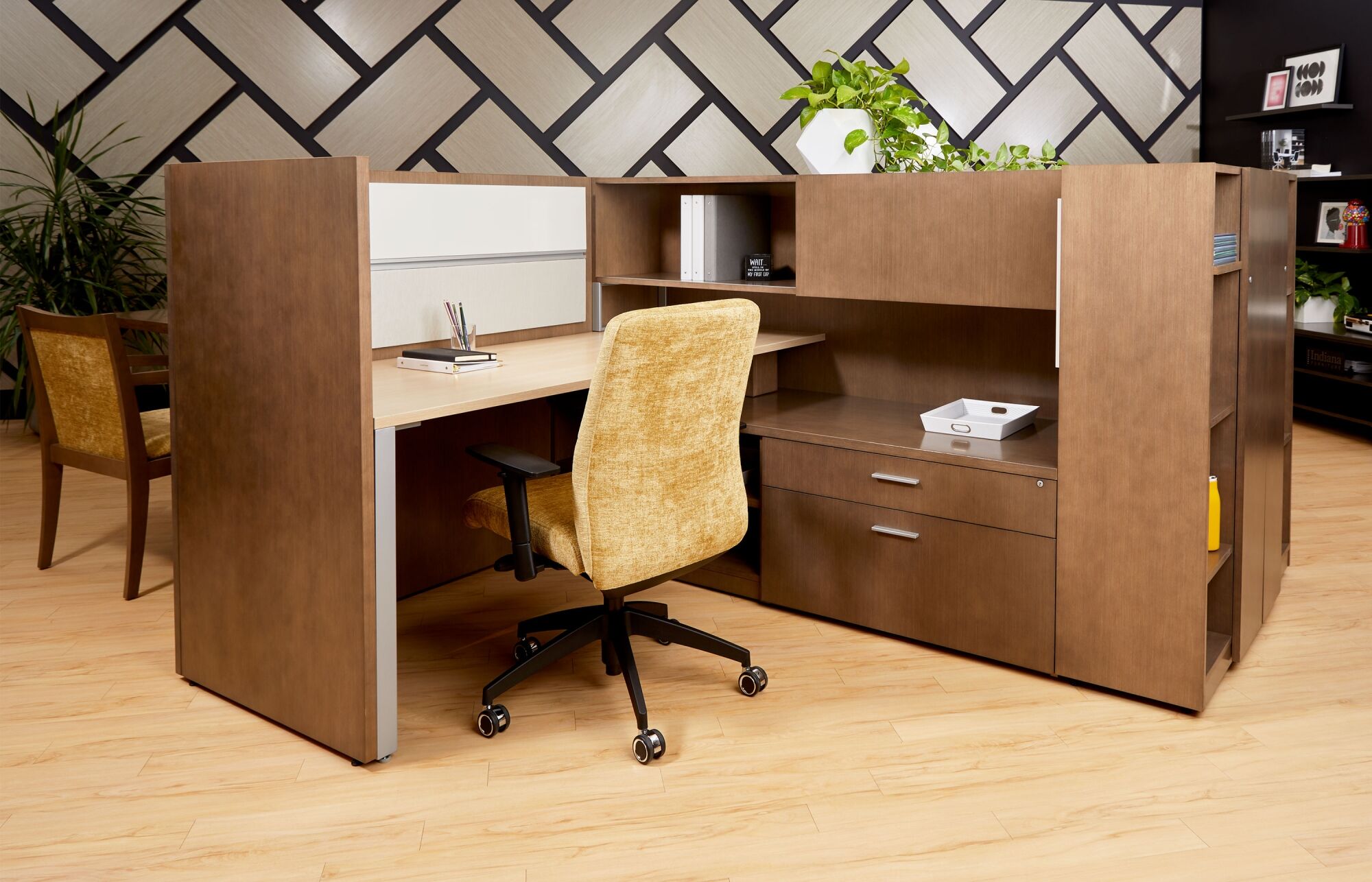 Indiana Furniture Neocon 2019 Private Desk Space canvas-gesso clutch ...