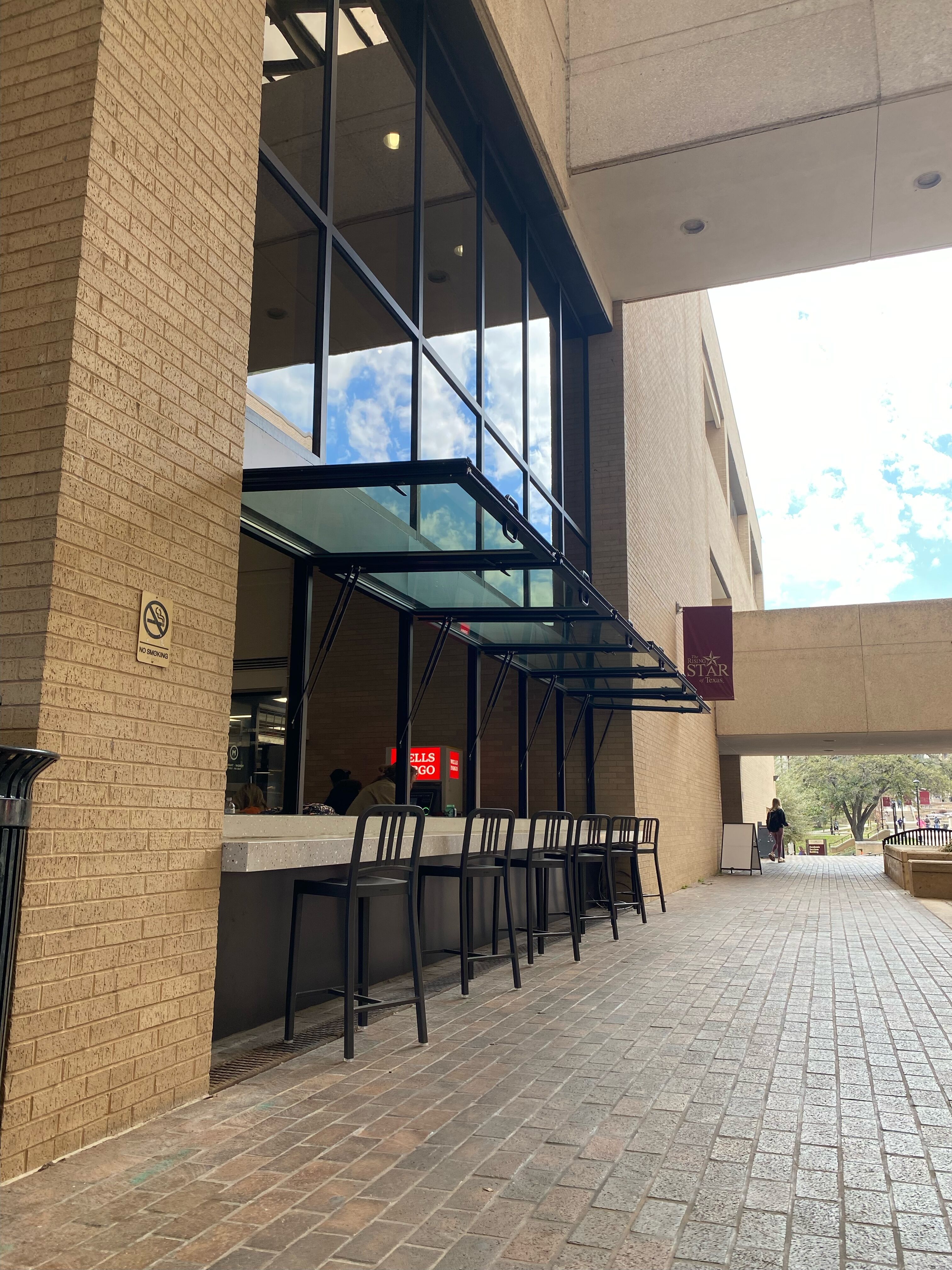 Indoor-Outdoor Dining Ledge | ActivWall