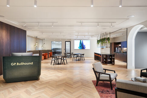 GP Bullhound | Isomi