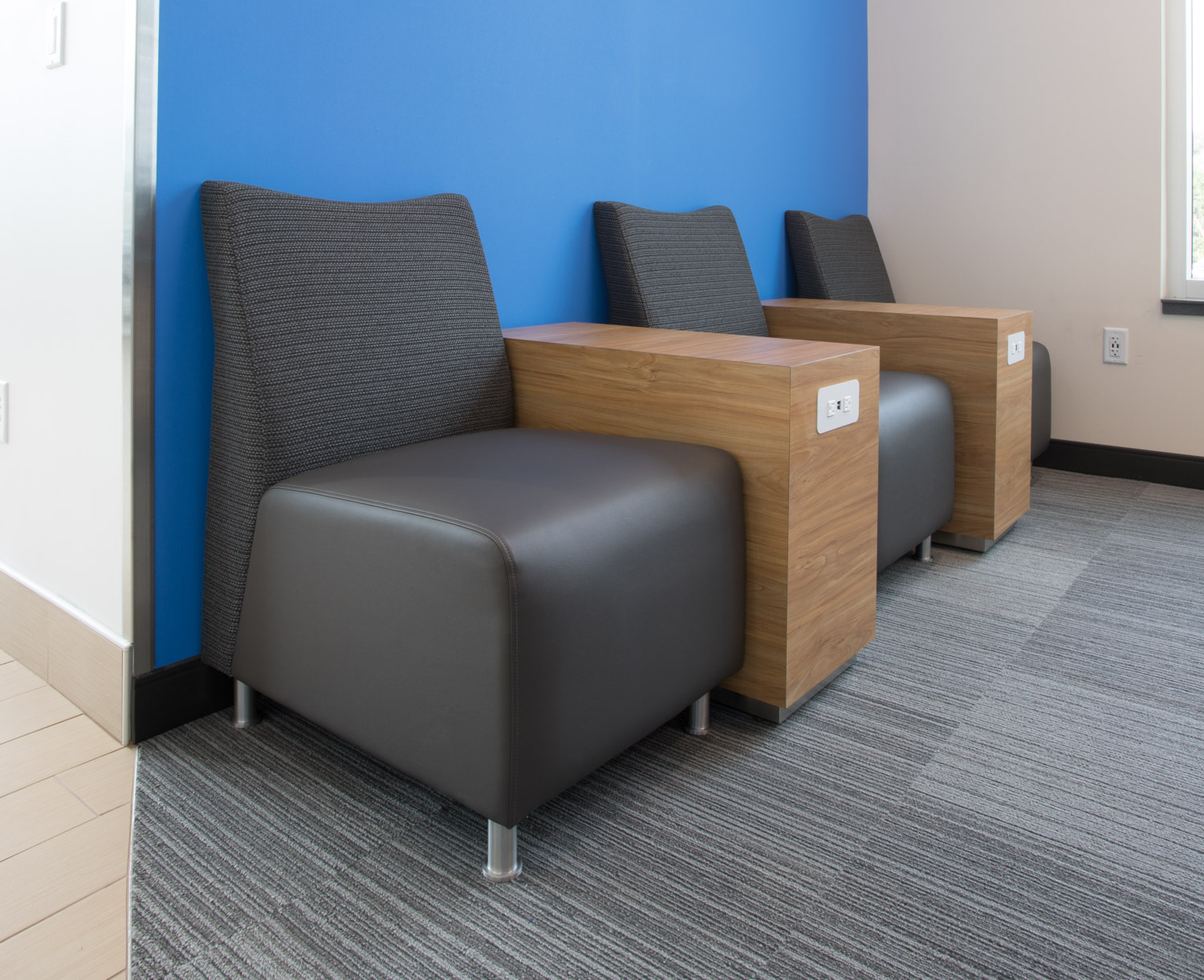 iSpace Environments Dahl Honda Car Dealership Interior Waiting Area ...