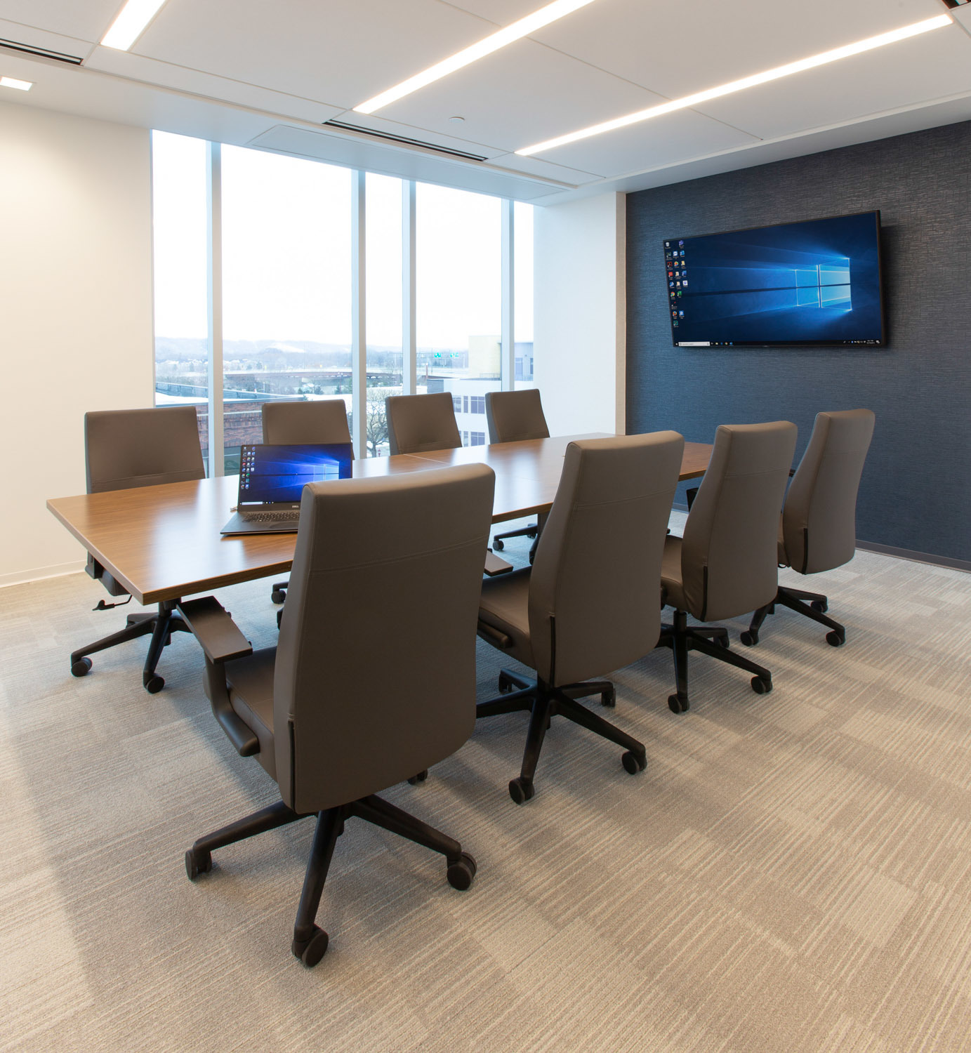 iSpace Environments Gislason Hunter Mankato Linear Recessed Conference ...