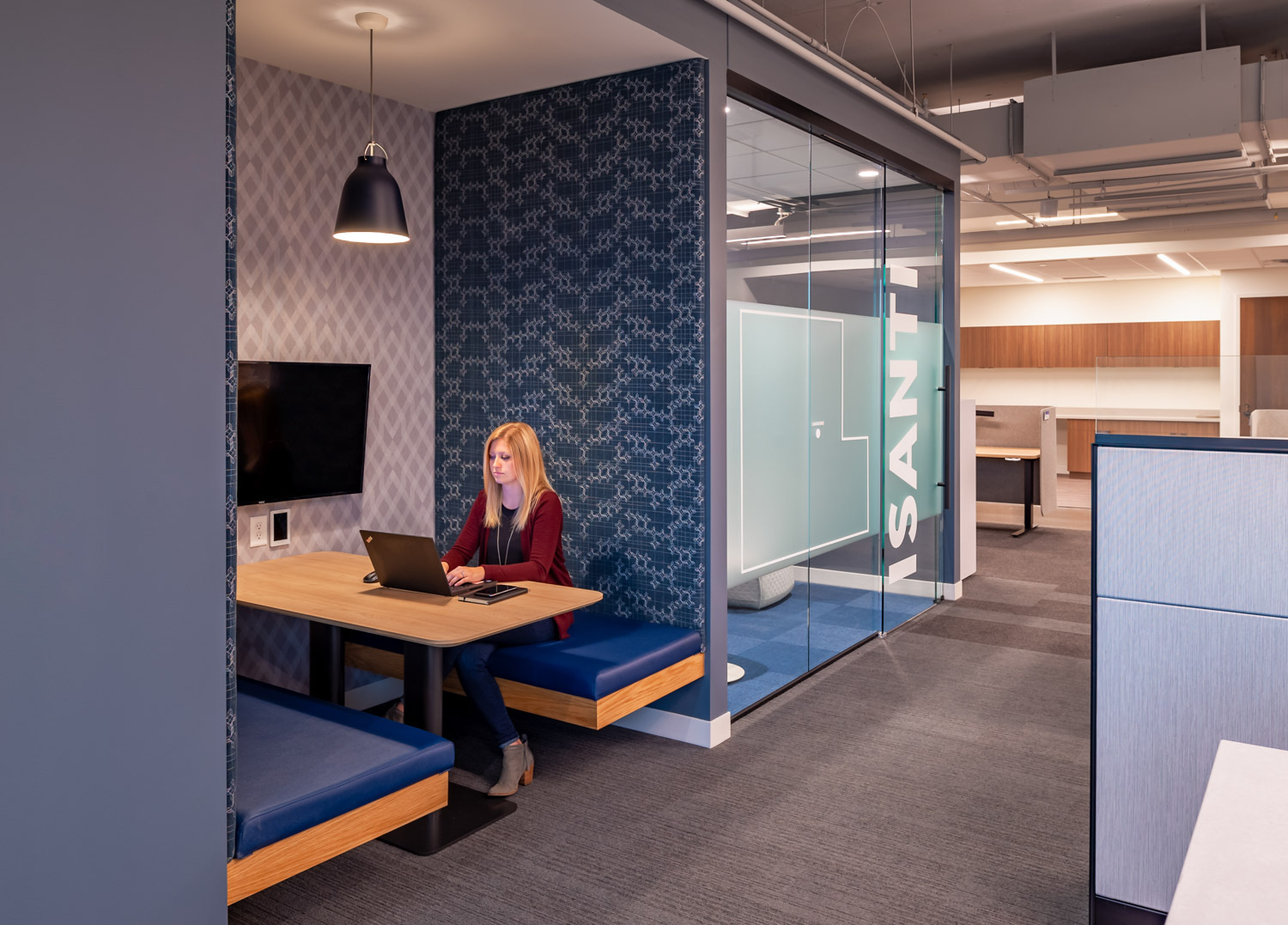 iSpace Environments Wings Financial Apple Valley Office Workspace Booth ...
