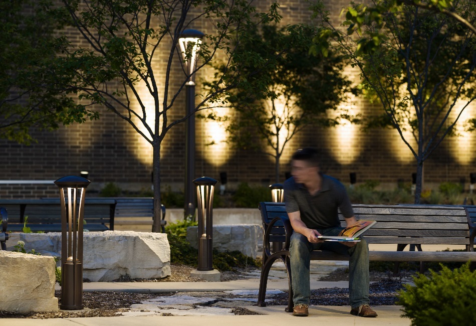 Landscape Forms Madison Area Technical College Outdoor Seating and ...