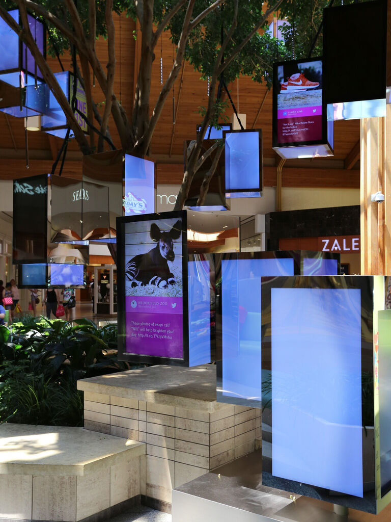 LEDCONN Joilet Tree at Louis Joliet Mall Shopping Center Atrium with ...