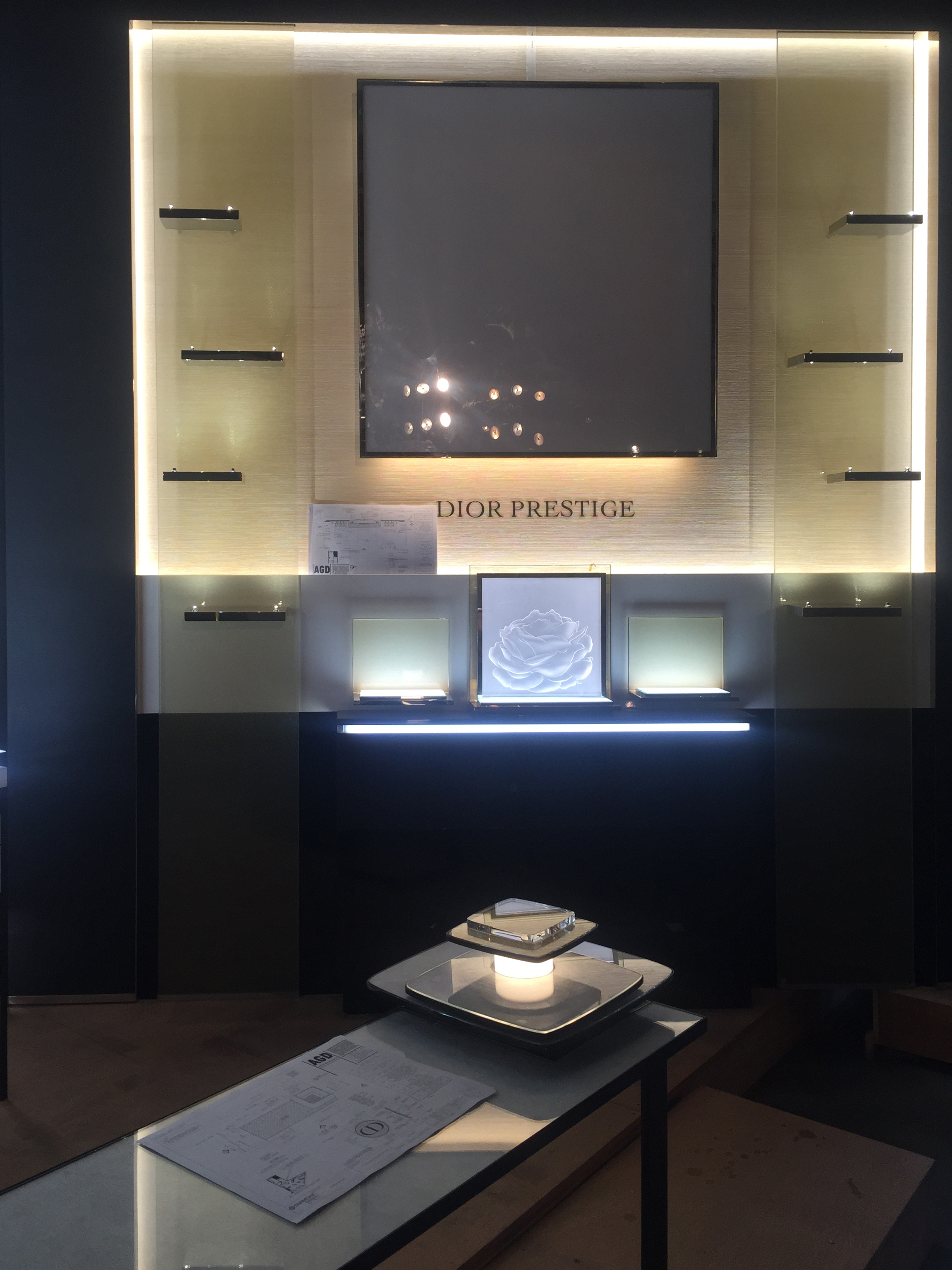 LEDCONN Luxury Cosmetics Store Design Display Lighting | LEDCONN