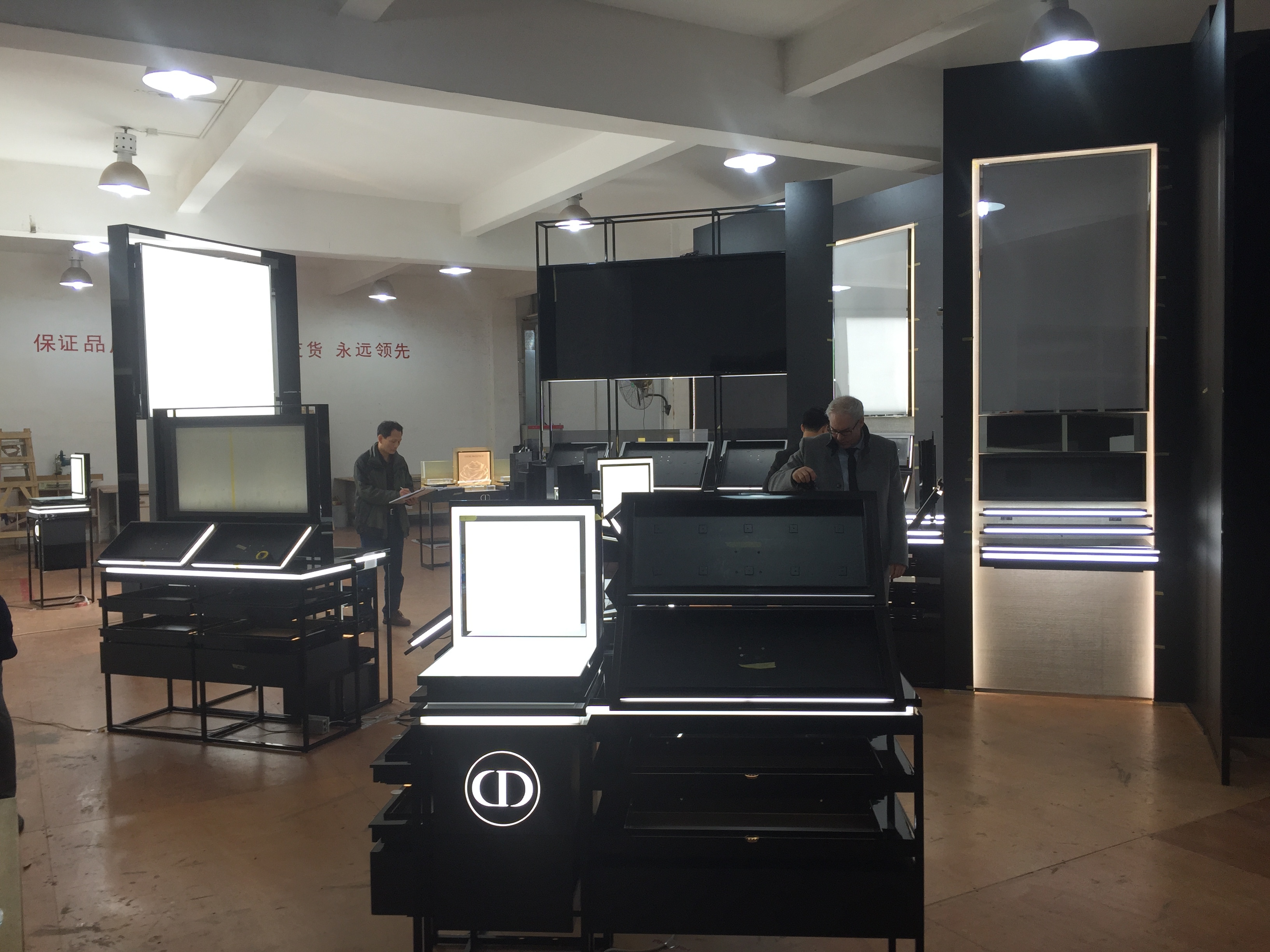 LEDCONN Luxury Cosmetics Store Design LED Light Design | LEDCONN