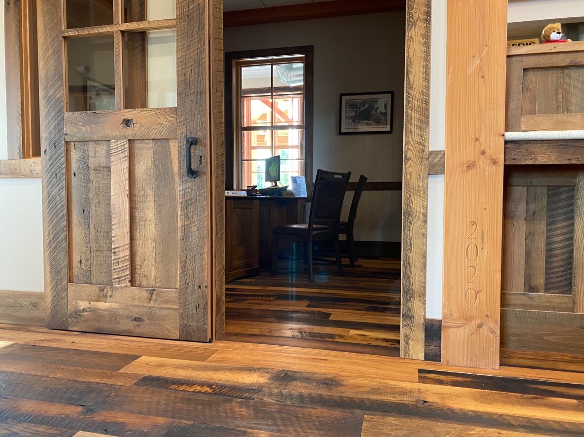 LNB Farmington Branch Settlers Plank Mixed Oak 3 | Pioneer Millworks