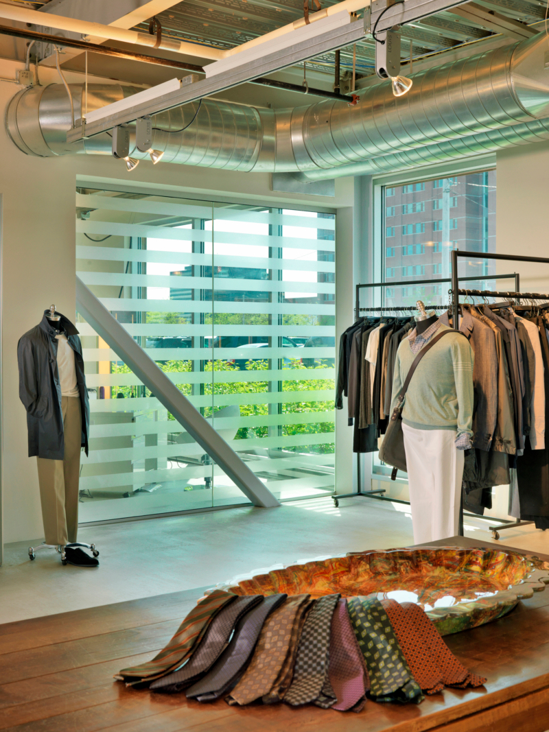 Louis fan pier retail interior display | Stedila Design