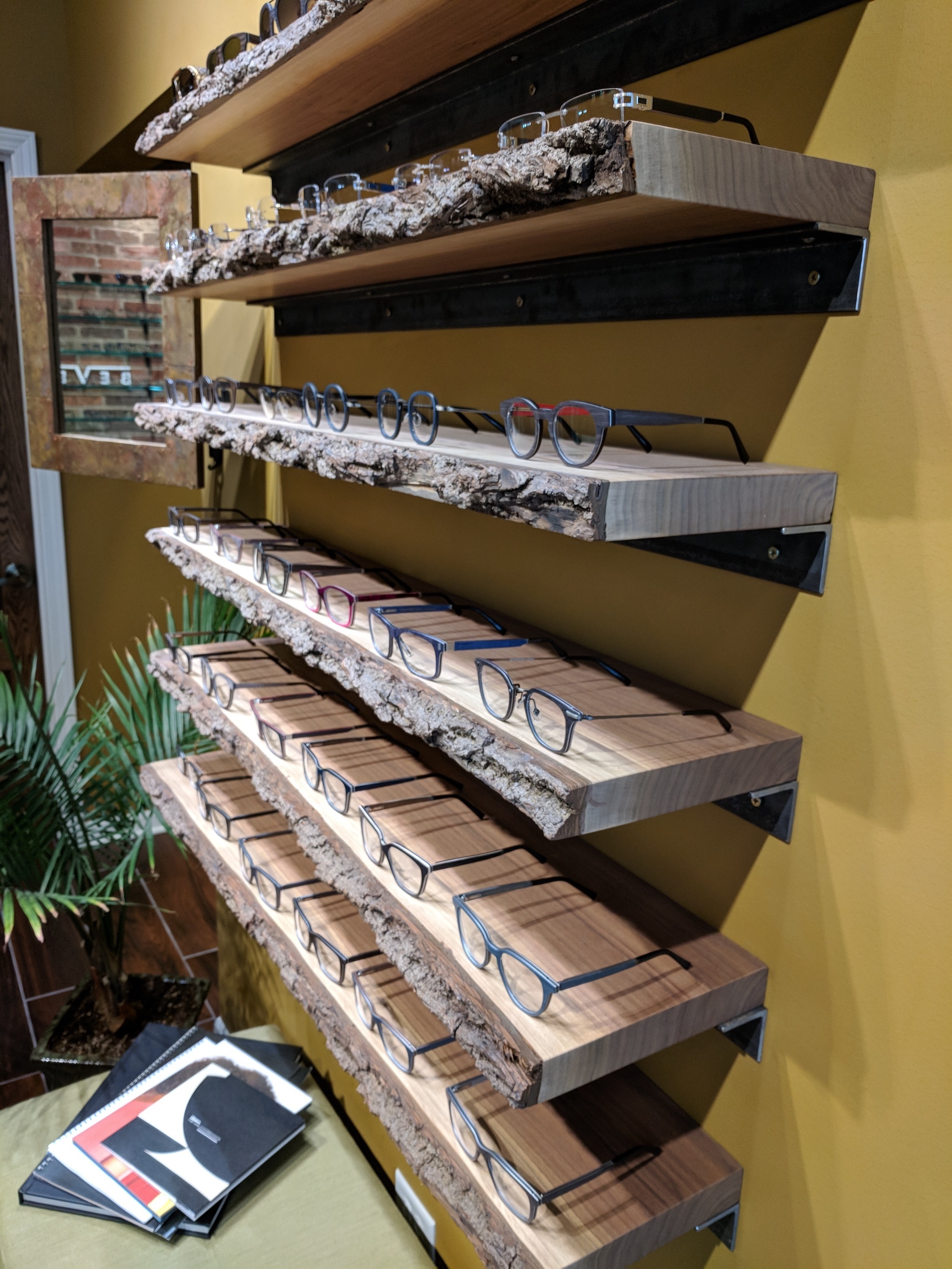 Luxury Eye | i2i Design