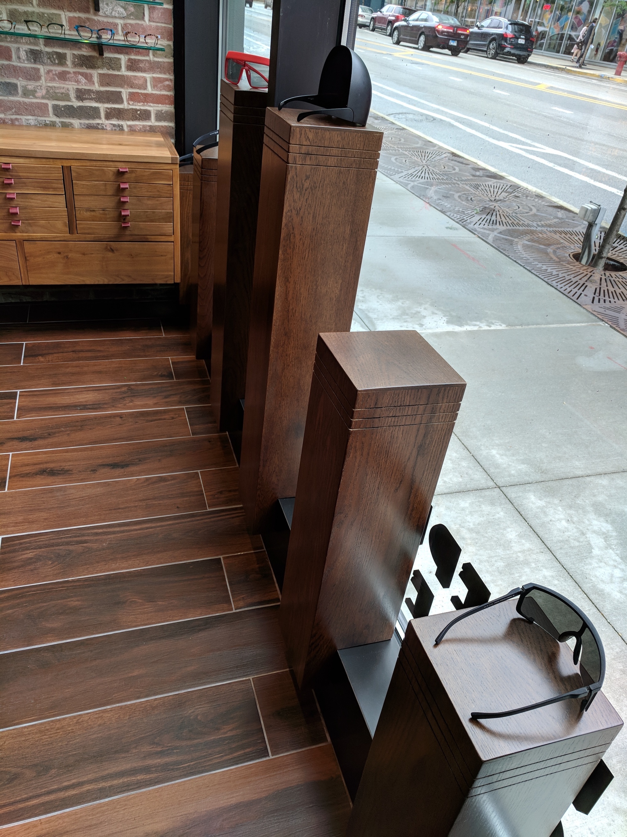 Luxury Eye | i2i Design