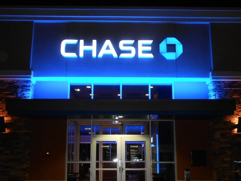 MC Group ICON Chase bank exterior signage | MC Group