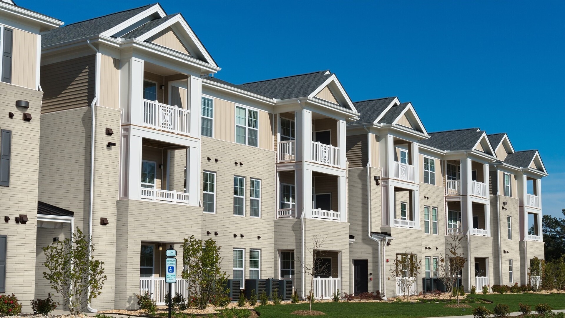 Silvermine Stone - Project Photos + Products - Eau Claire, | Mortarr