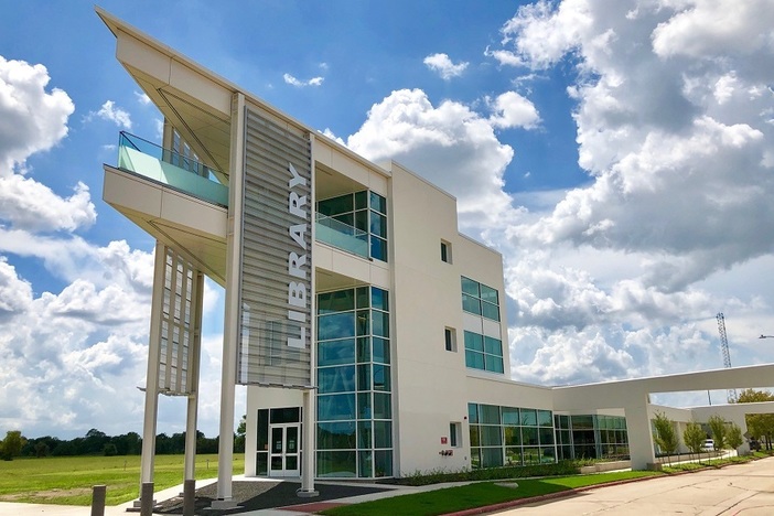 Missouri City Fort Bend Library | Wade Architectural Systems