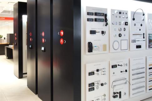 Mobile Showroom Displays | Spacesaver