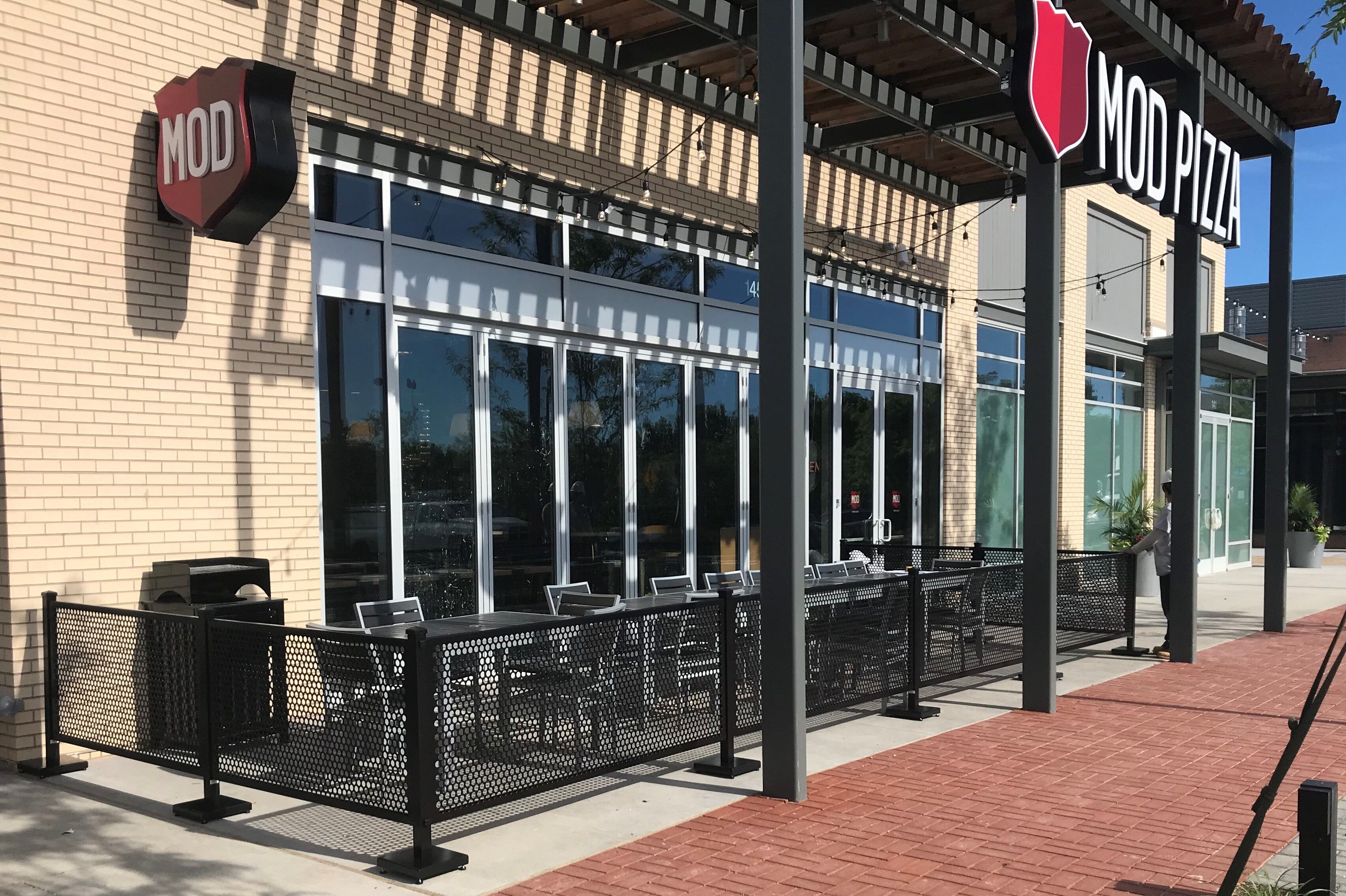 Mod Pizza 5ft circle pattern panel 7ft circle pattern panel end pole ...